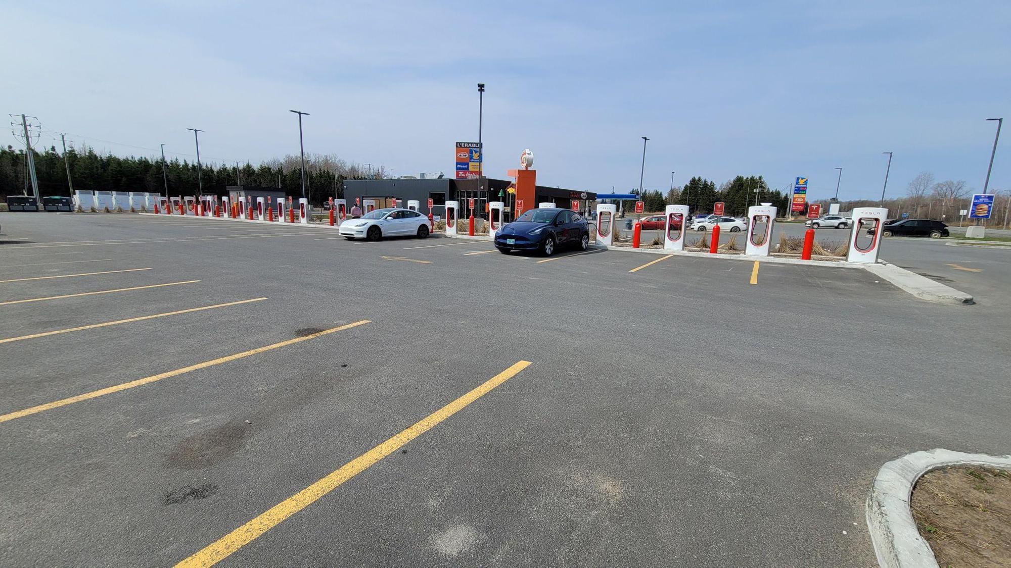 Halte Routière La Porte de L' Érable Sortie 228 (2) | Saint-Louis-de ...