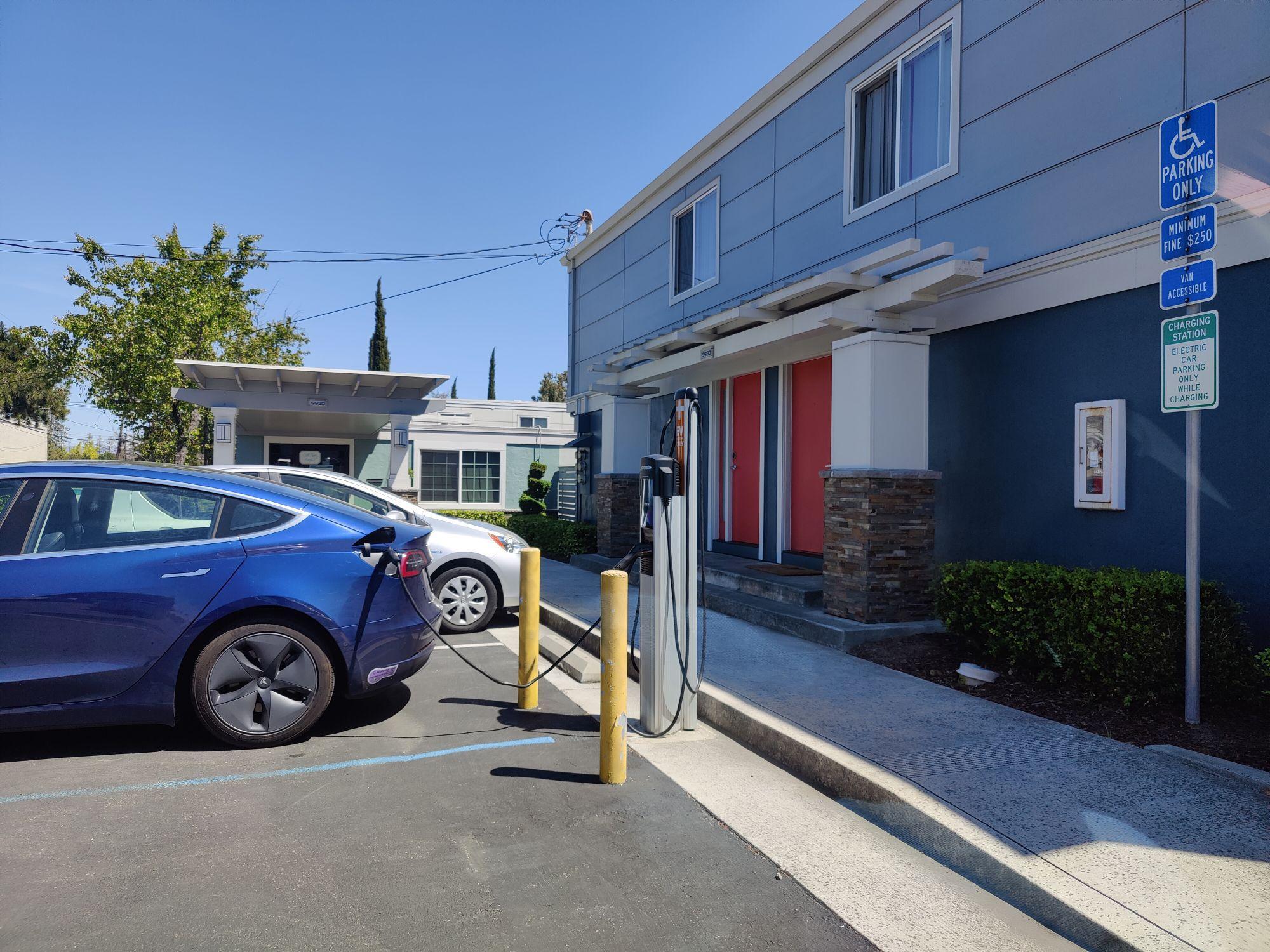 Essex Pointe | Cupertino, CA | EV Station