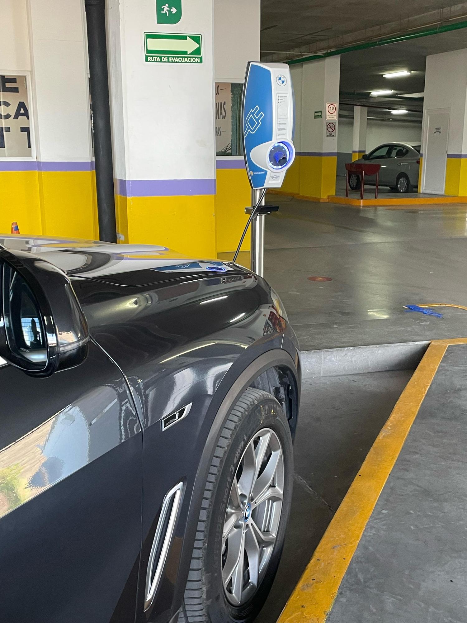 HOTEL HOTSSON QUERÉTARO | Santiago de Querétaro, Qro. | EV Station