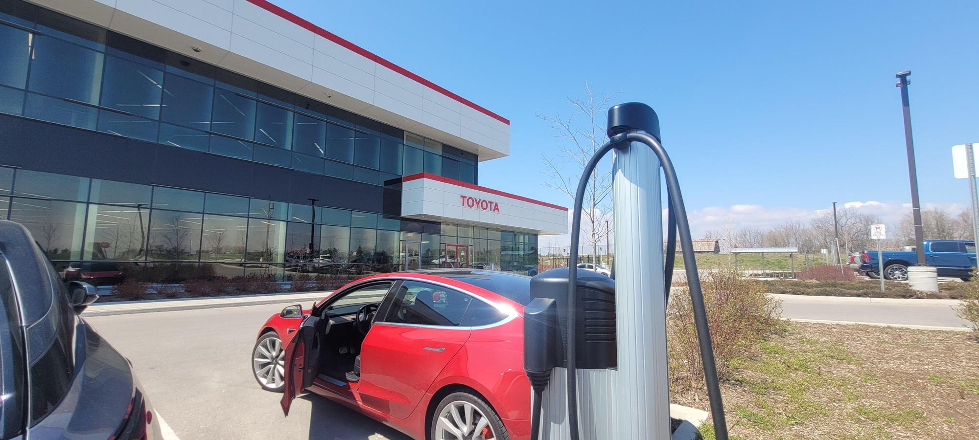Toyota Distribution Center | Clarington, ON | EV Station