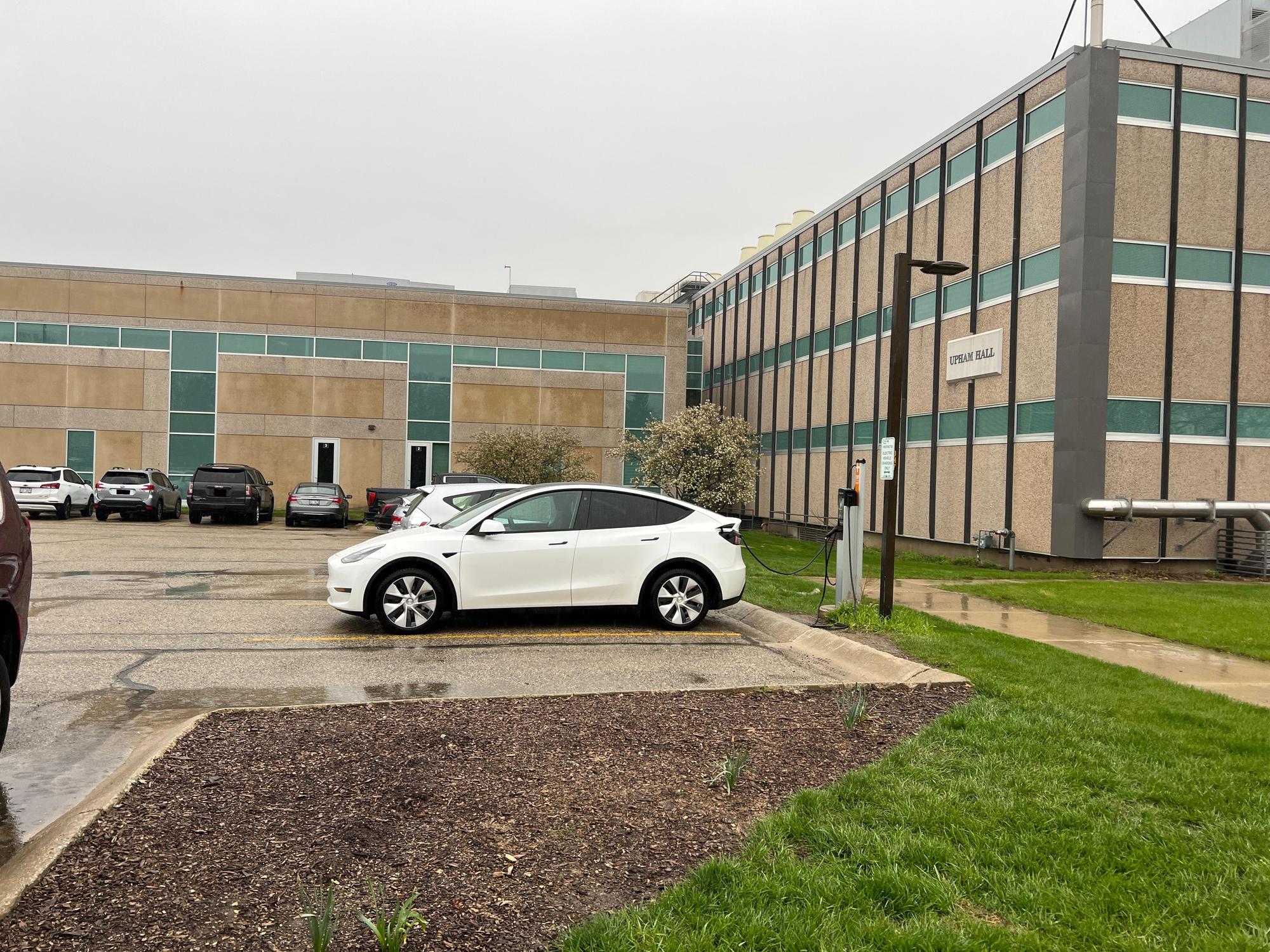 UW Whitewater - Upham Hall | Whitewater, WI | EV Station