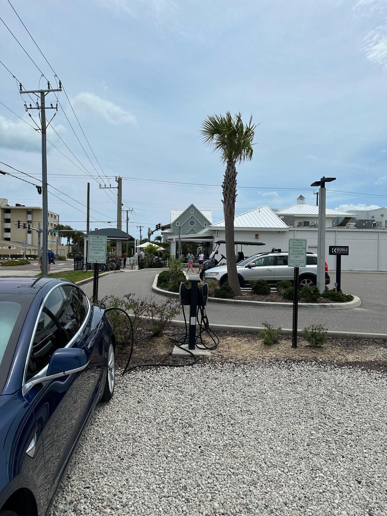 Doubles Beachside | Satellite Beach, FL | EV Station