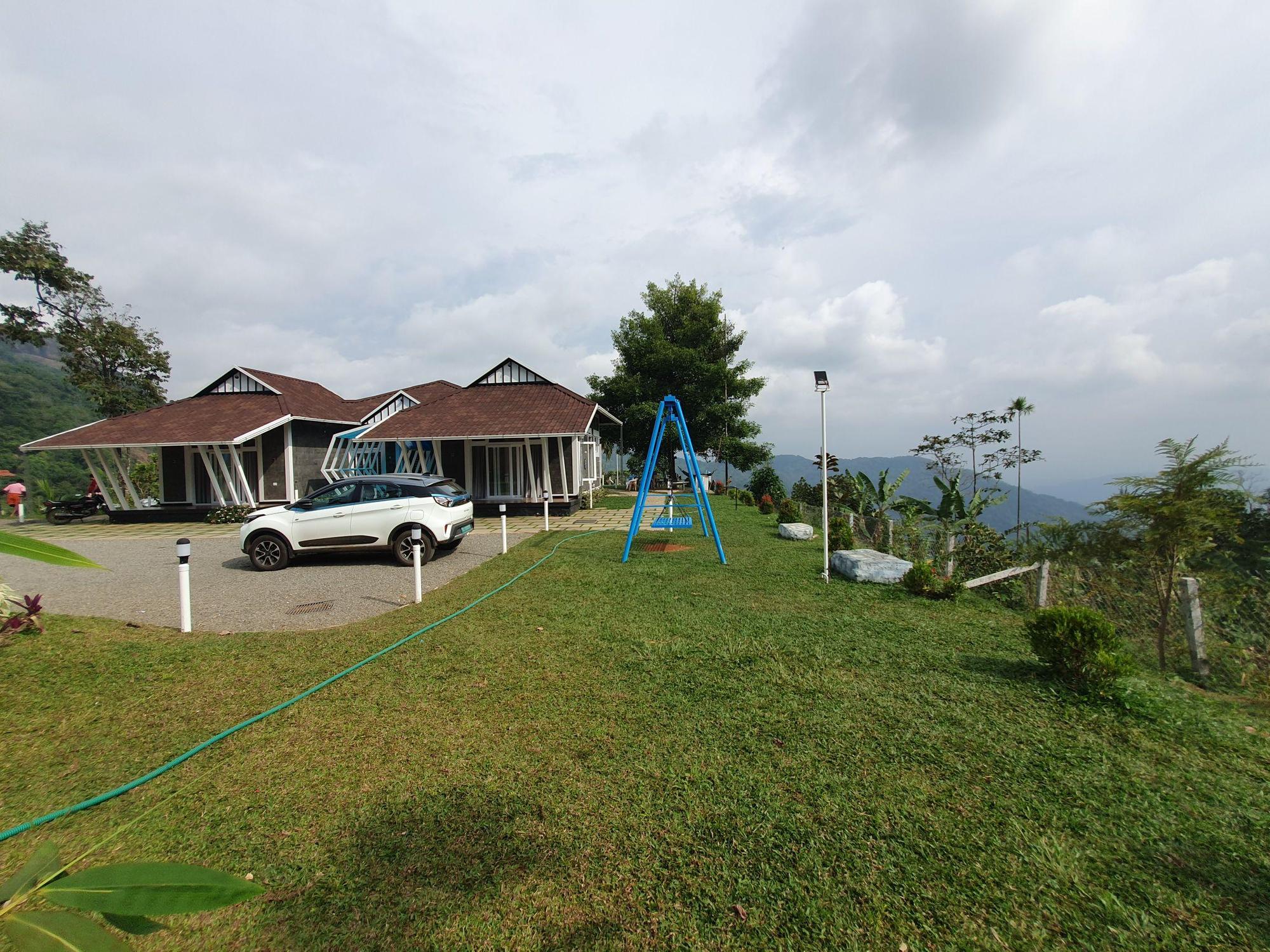 Table Top Resort | Poovaranthode, KL | EV Station