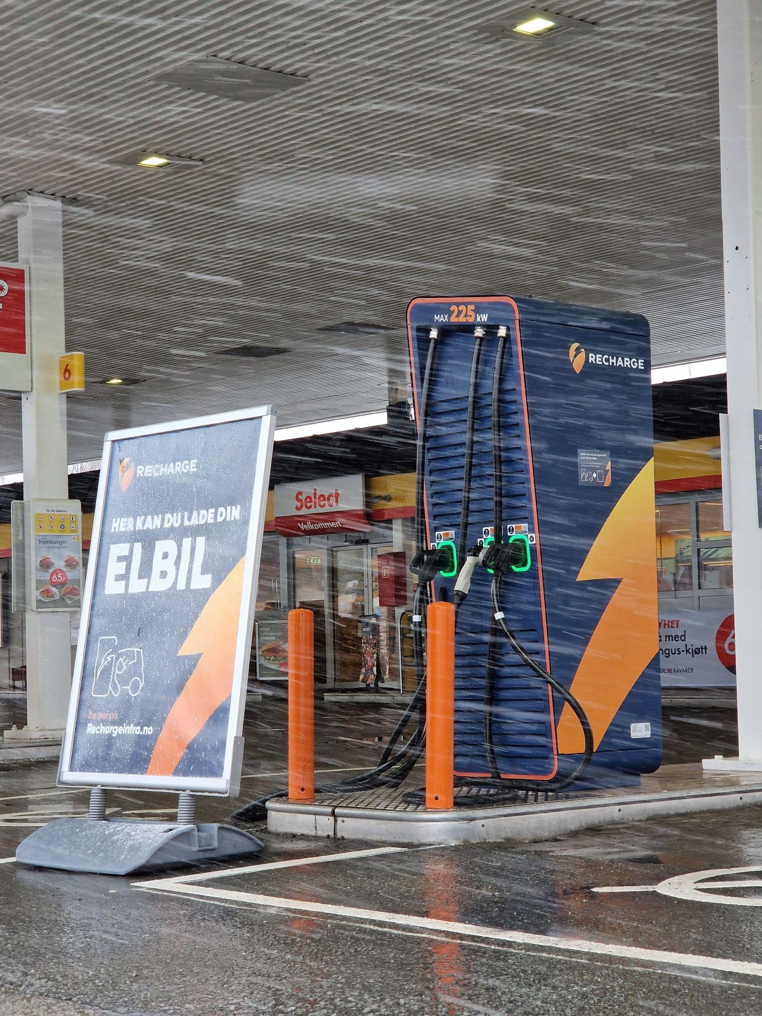 Shell Stav | Midtsandhøgda 2, 7563 Midtsandan, Norge | EV Station