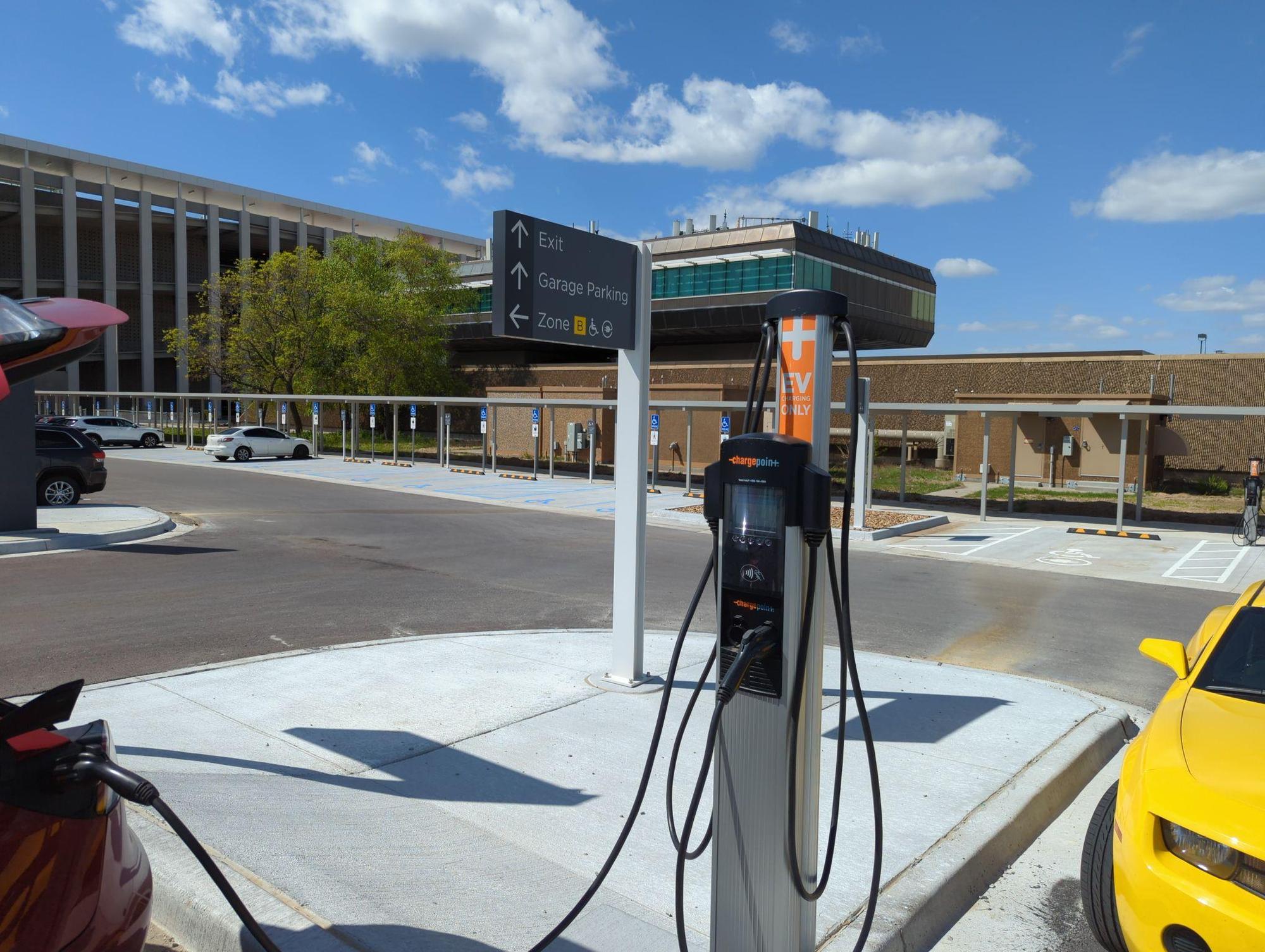 Kansas City International Airport Level 4 | KCMO, MO | EV Station