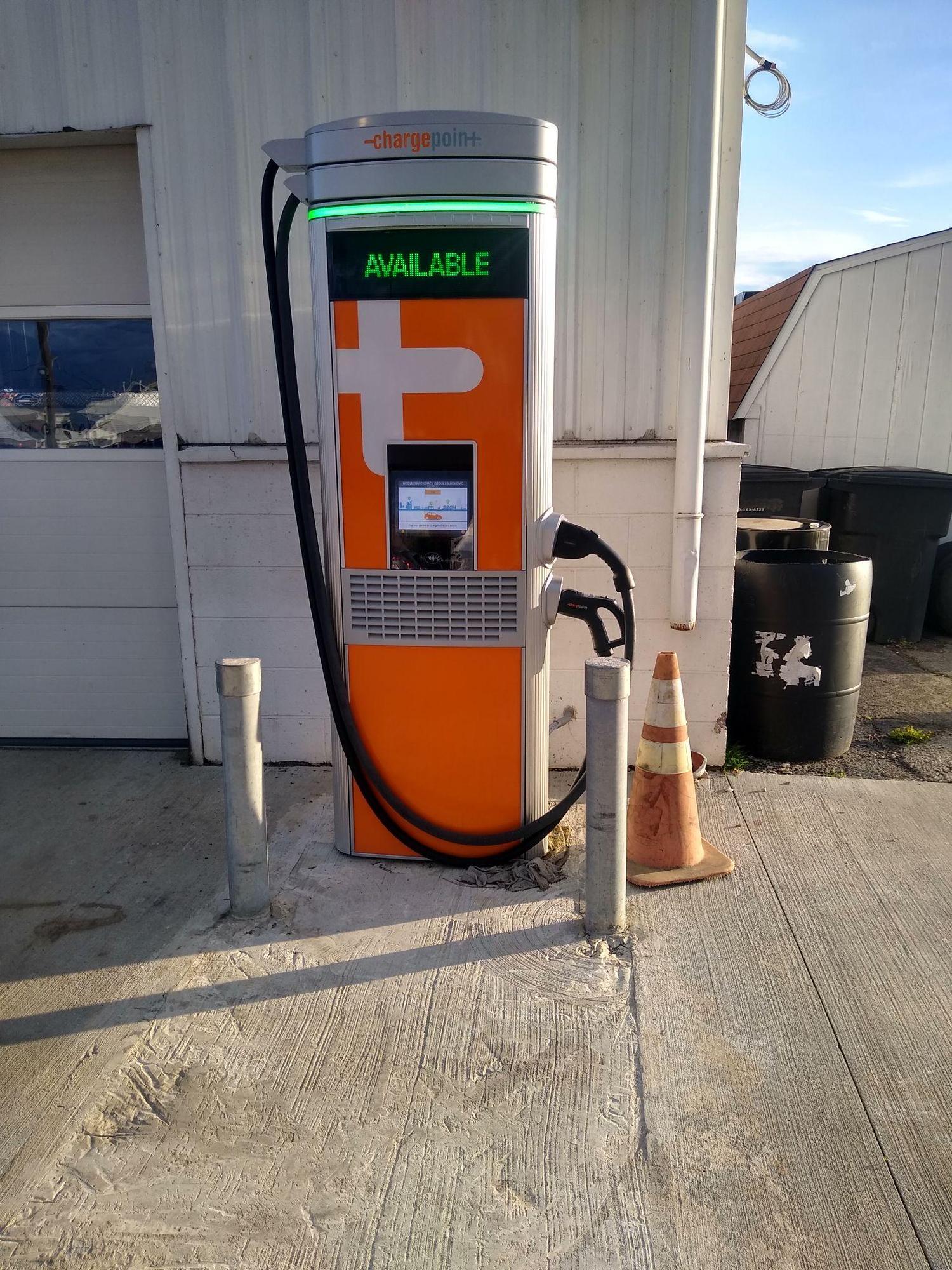 Groulx Buick GMC | Monroe, MI | EV Station