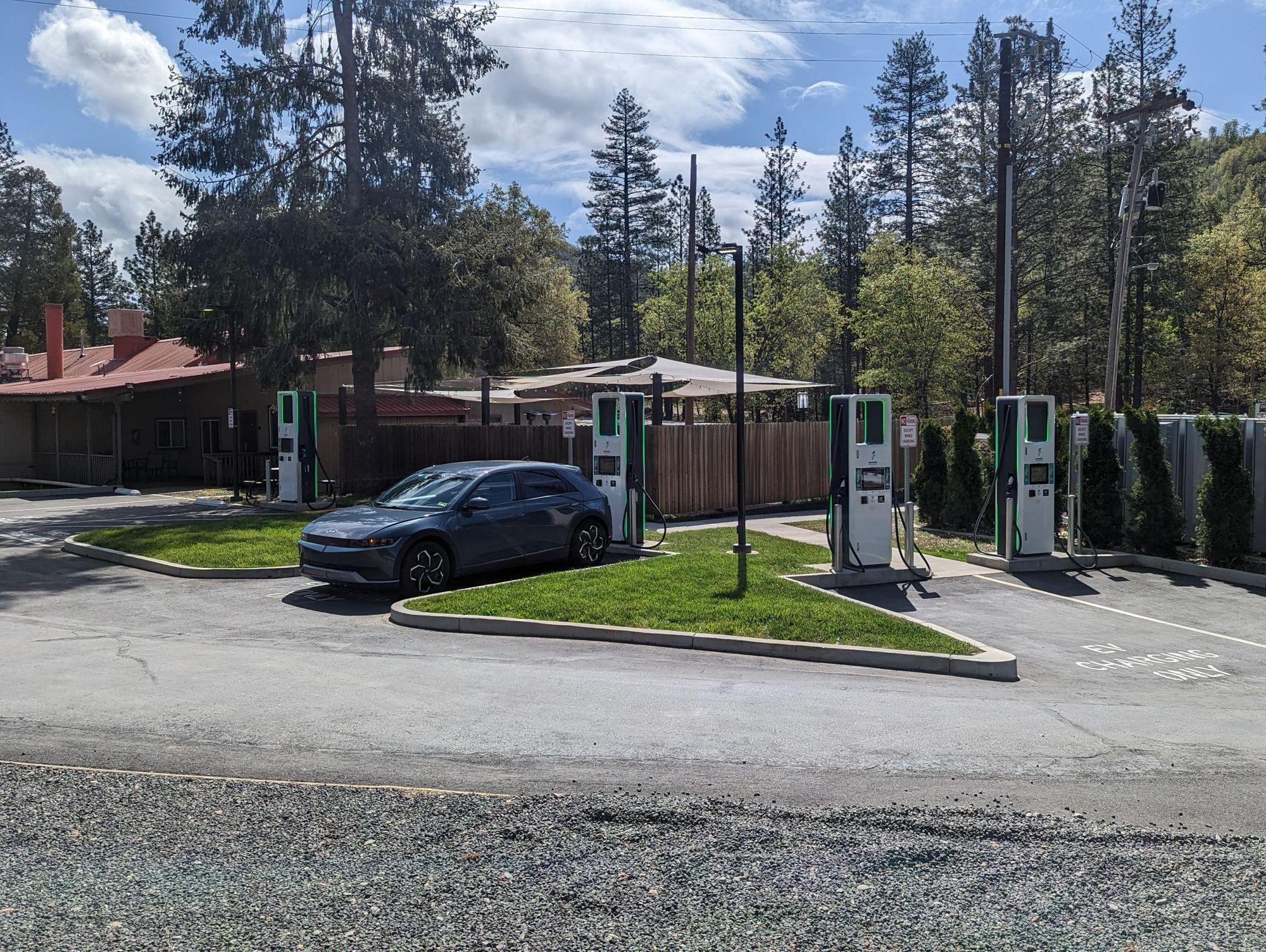 Yosemite Westgate Lodge/Buck Meadows Lodge | Buck Meadows, CA | EV Station