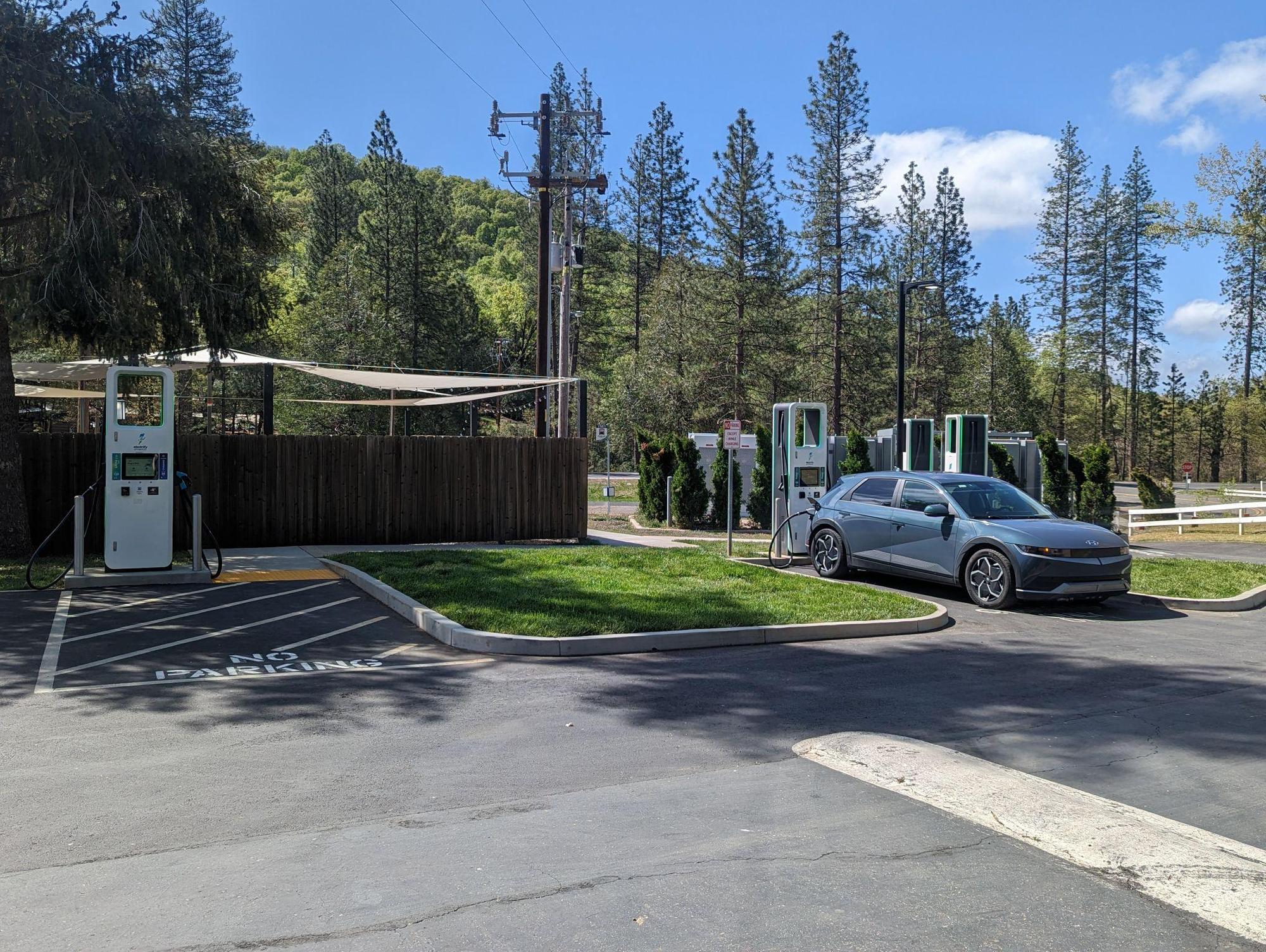 Yosemite Westgate Lodge/Buck Meadows Lodge | Buck Meadows, CA | EV Station