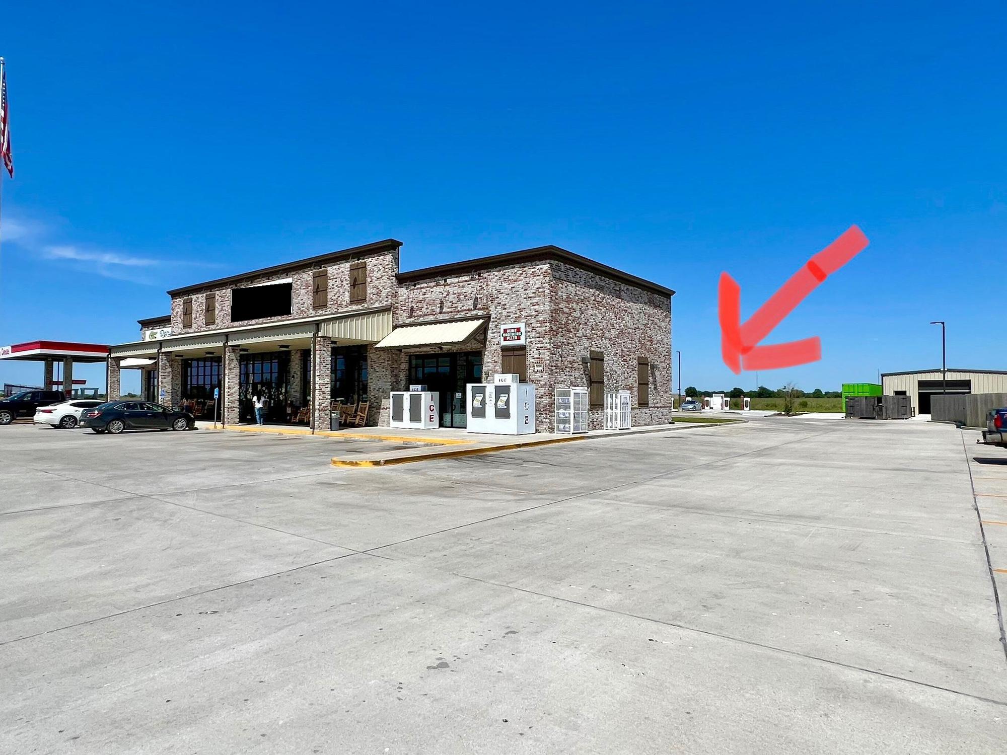 Henry's Travel Plaza | Iowa, LA | EV Station