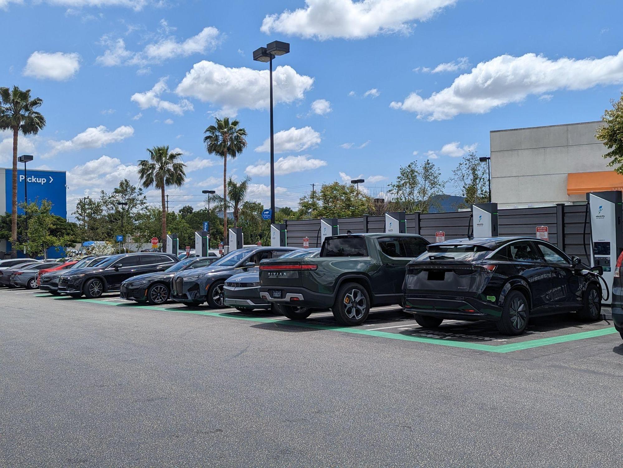 Walmart Superstore Burbank | Burbank, CA | EV Station