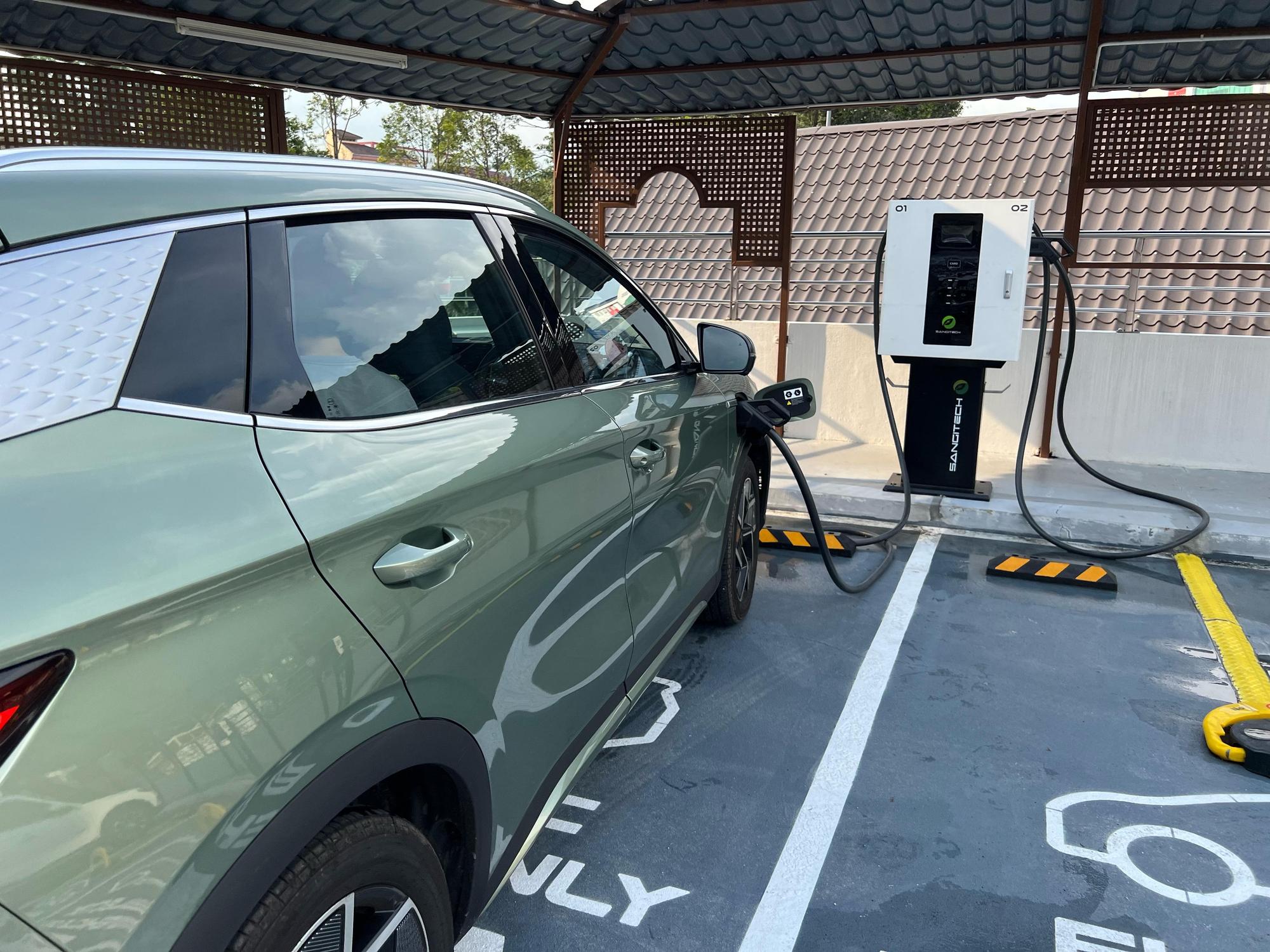 ChargeSini Station Seremban Gateway (22 kW AC; 20 kW, 40 kW DC ...