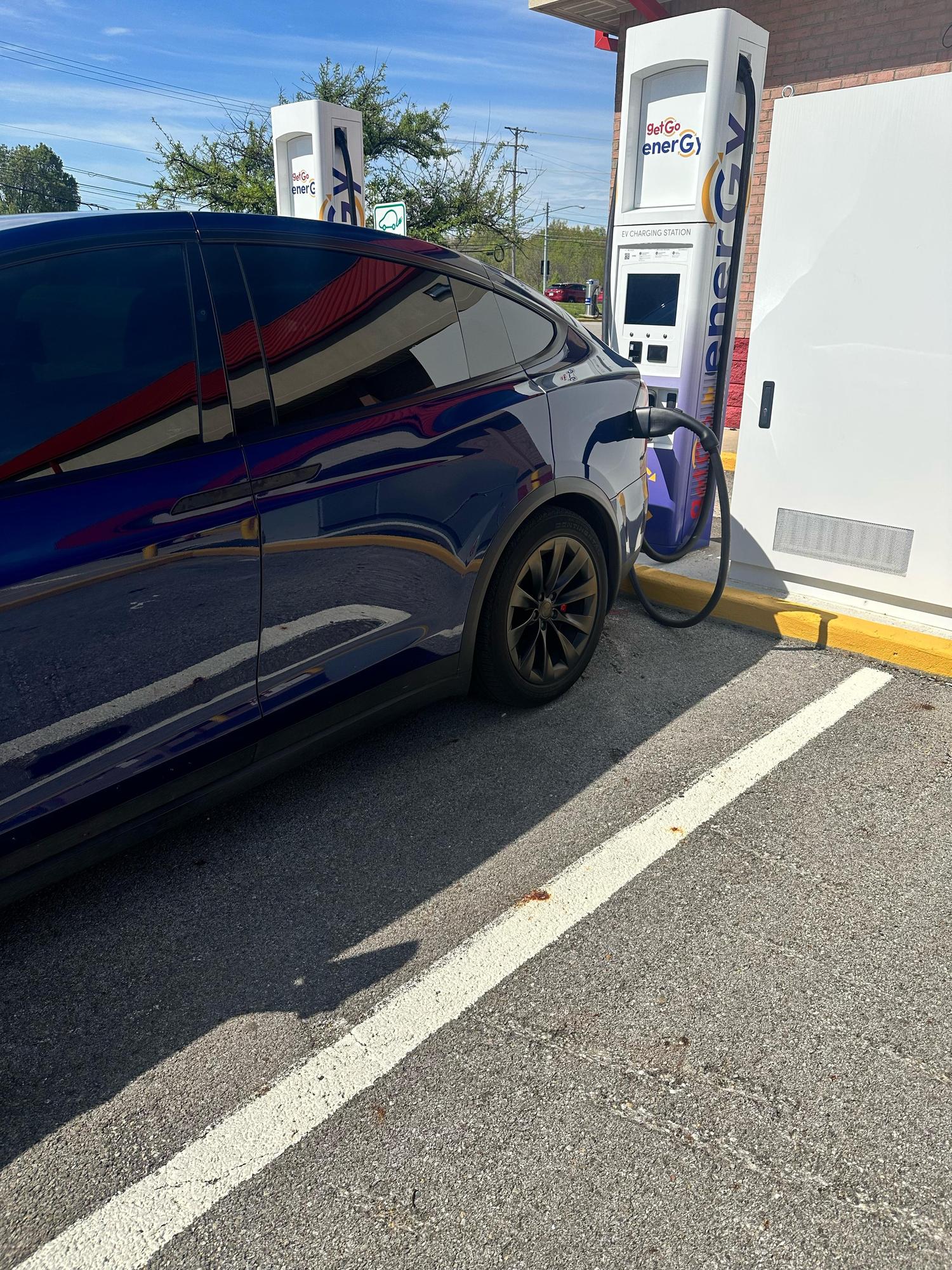 GetGo Café + Market & WetGo Car Wash | Lewis Center, OH | EV Station
