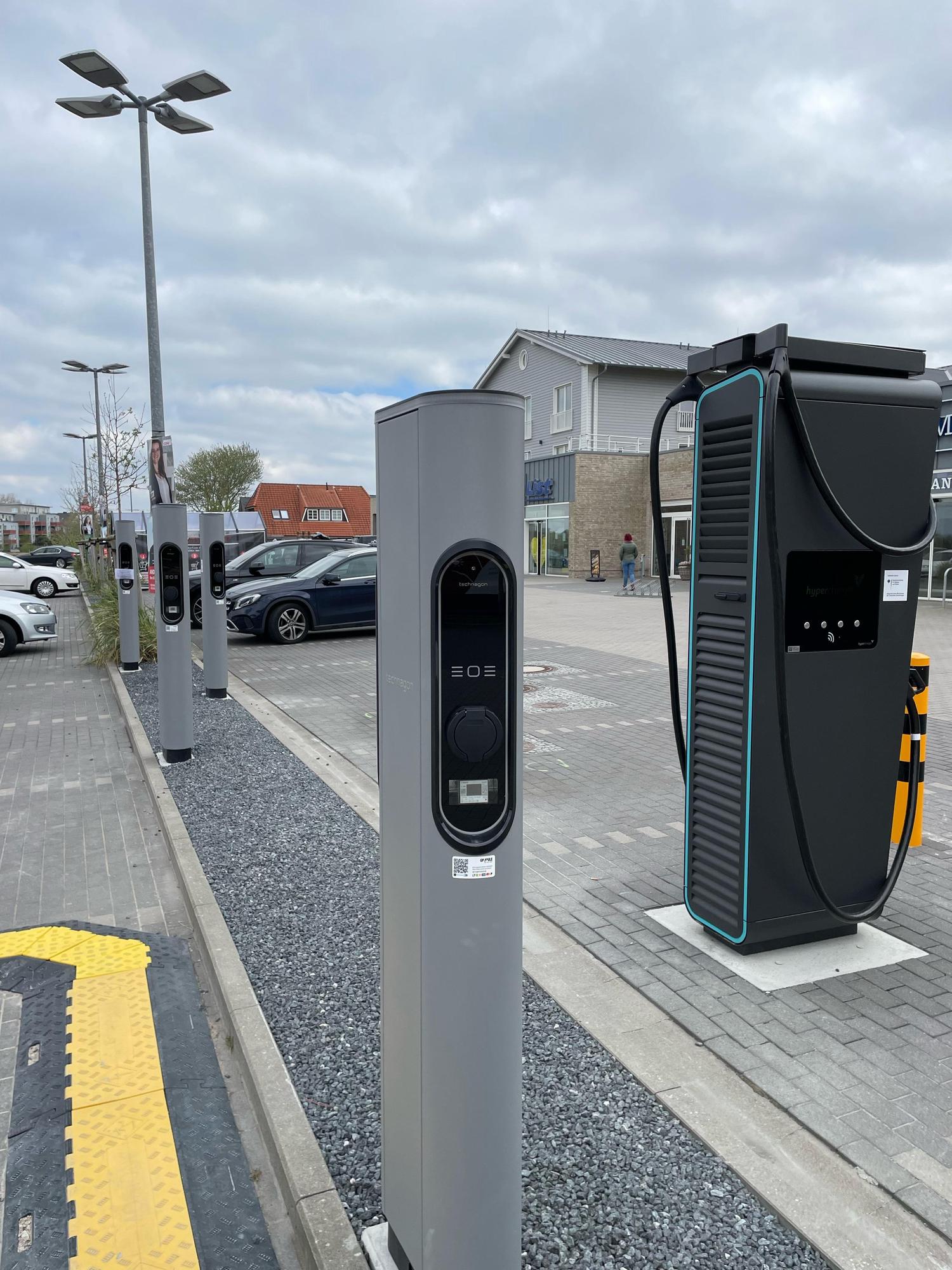 Edeka | List, SH | EV Station