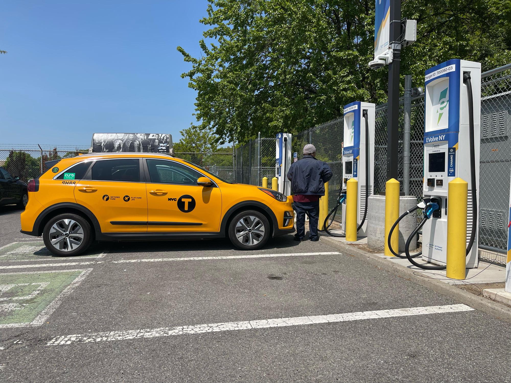 JFK Airport - Cell Phone Lot West | New York, NY | EV Station