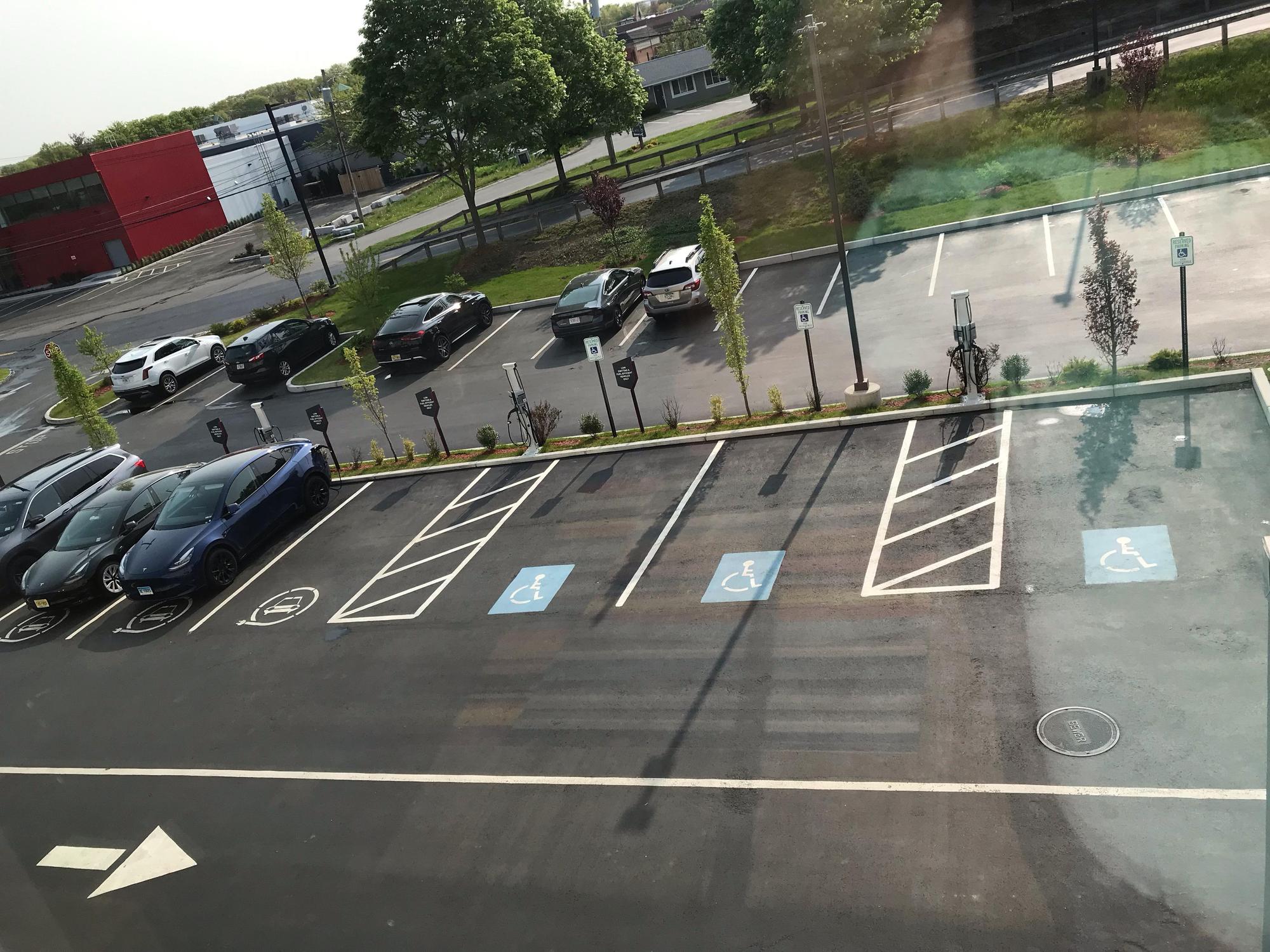 Aloft Framingham (1) | Framingham, MA | EV Station