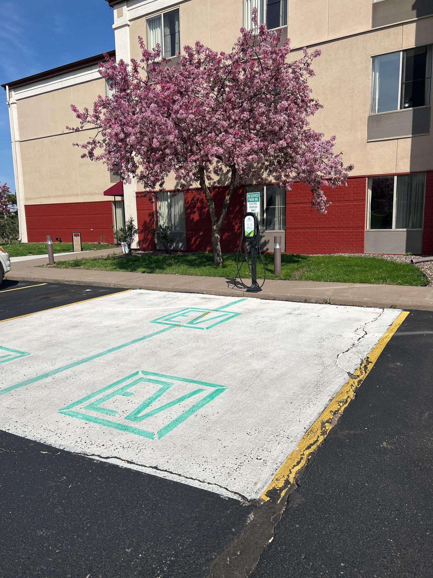 Best Western Plus Eau Claire Conference Center | Eau Claire, WI | EV Station