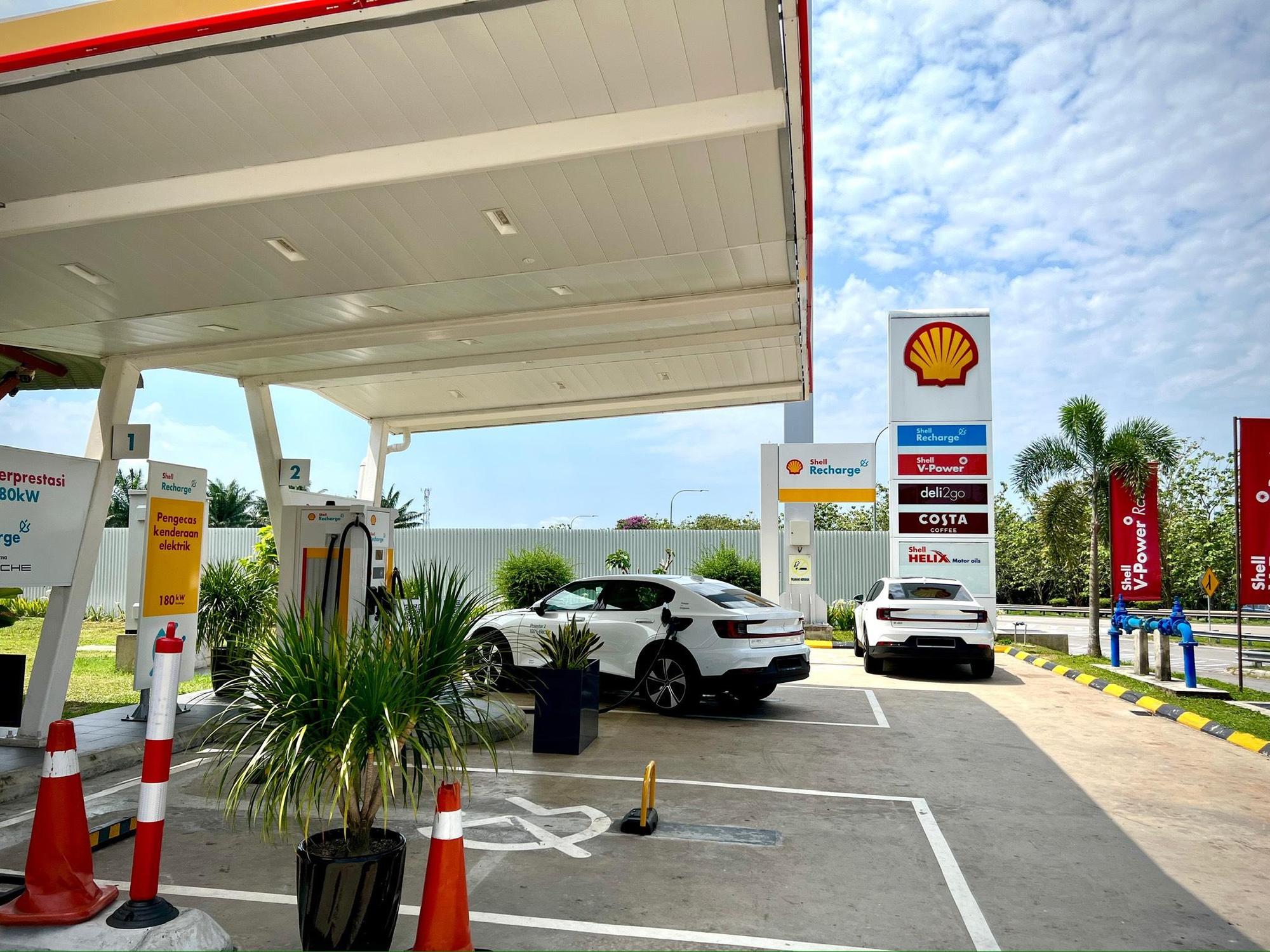 Shell Recharge | Tangkak Shell Southbound (180kW DC) | Tangkak, Johor ...