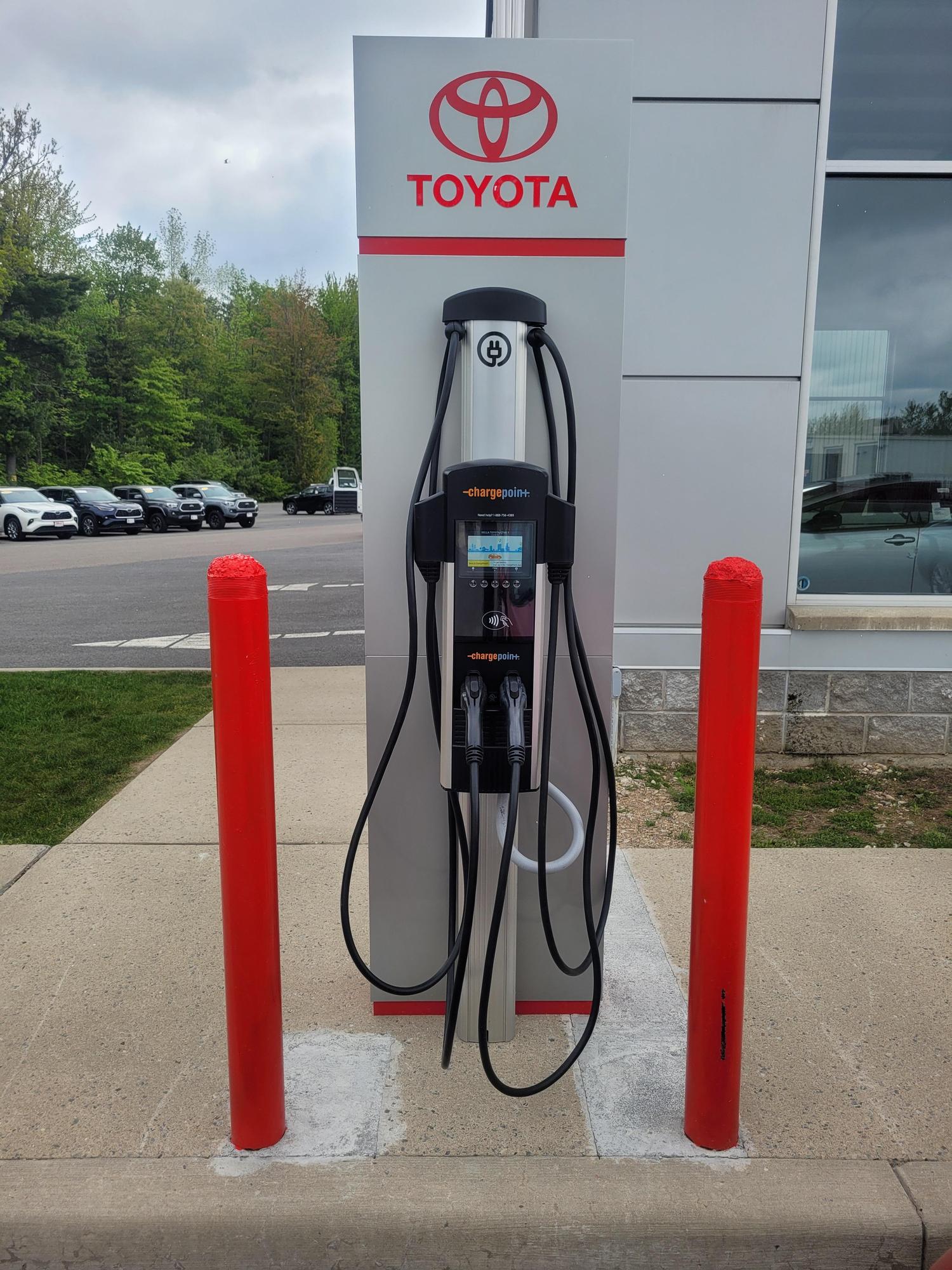 Della Toyota (2) | Plattsburgh, NY | EV Station