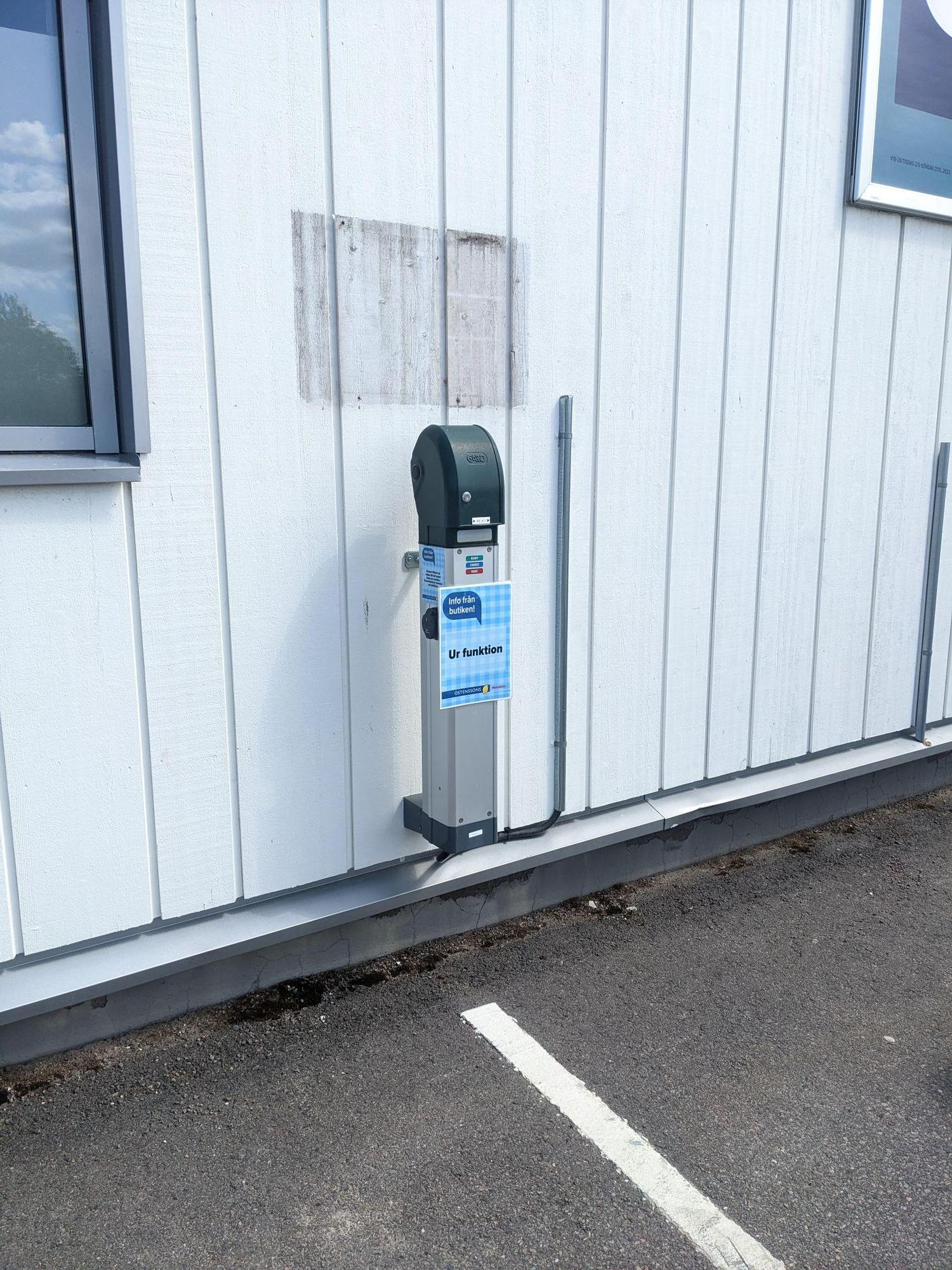 Östenssons Livs AB | Hamnvägen 1, 590 31‎ Borensberg, Sweden | EV Station