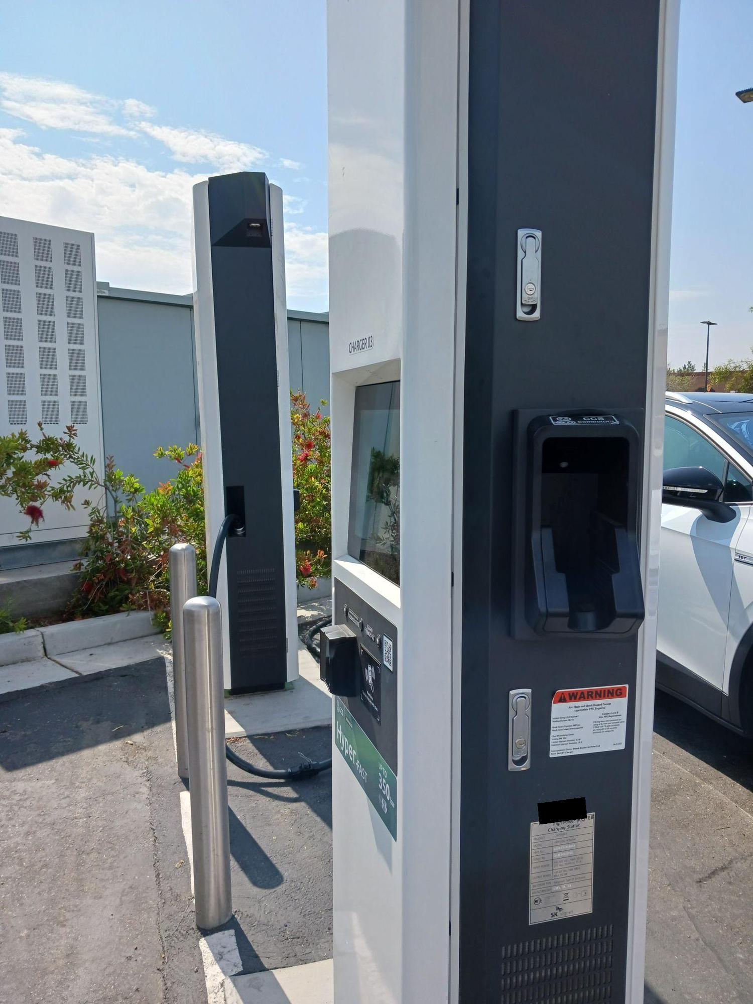 Walmart Supercenter Riverside | Riverside, CA | EV Station