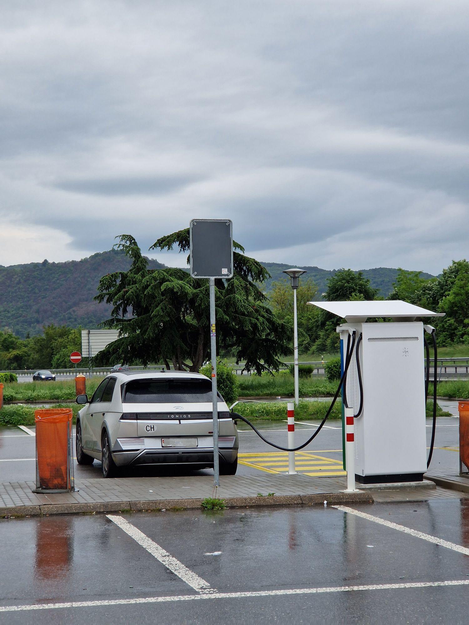 Coldrerio Est Service Area | Coldrerio, TI | EV Station