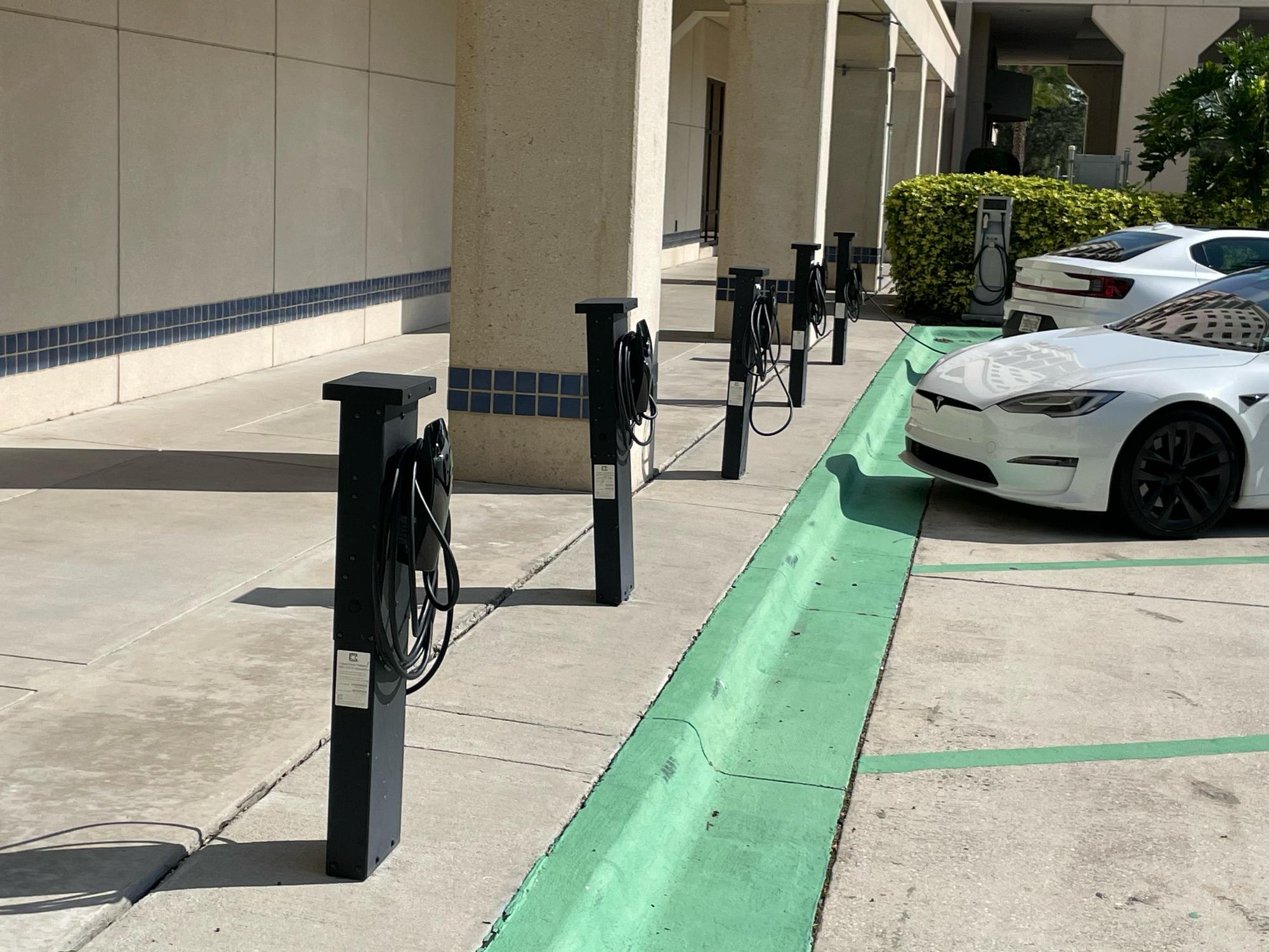 Renaissance Orlando at SeaWorld | Orlando, FL | EV Station
