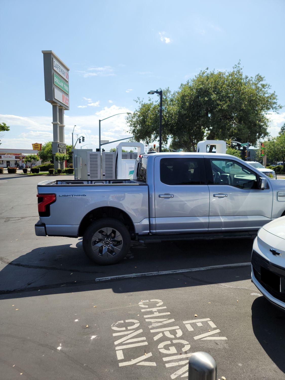 Safeway Anderson | Anderson, CA | EV Station