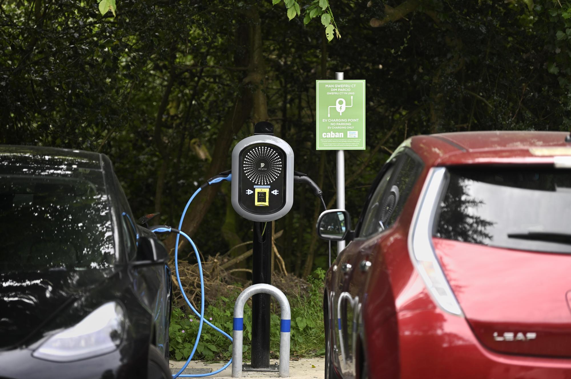 Caffi Caban Cafe | Caban, Brynrefail, Caernarfon LL55 3NR, UK | EV Station