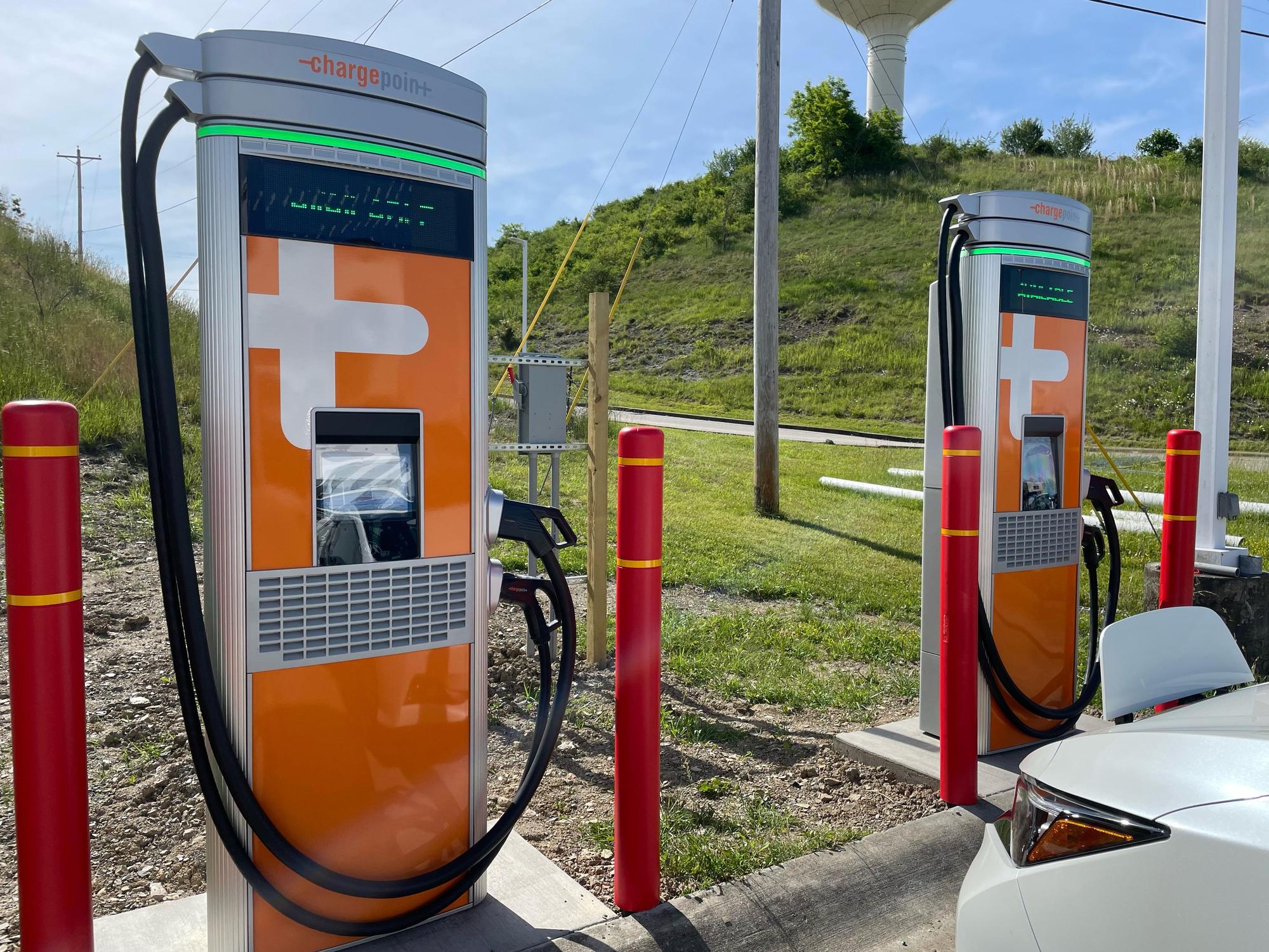 Straub Hyundai | Triadelphia, WV | EV Station