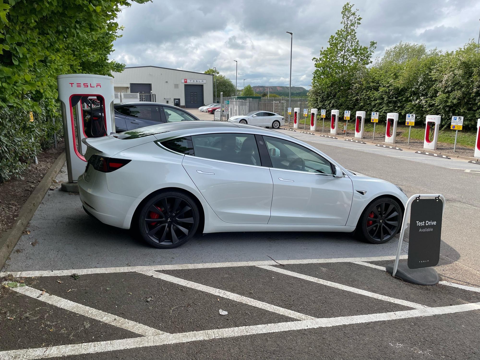 Tesla Centre Edinburgh | 23 Cliftonhall Rd, Newbridge EH28 8PW, UK | EV ...