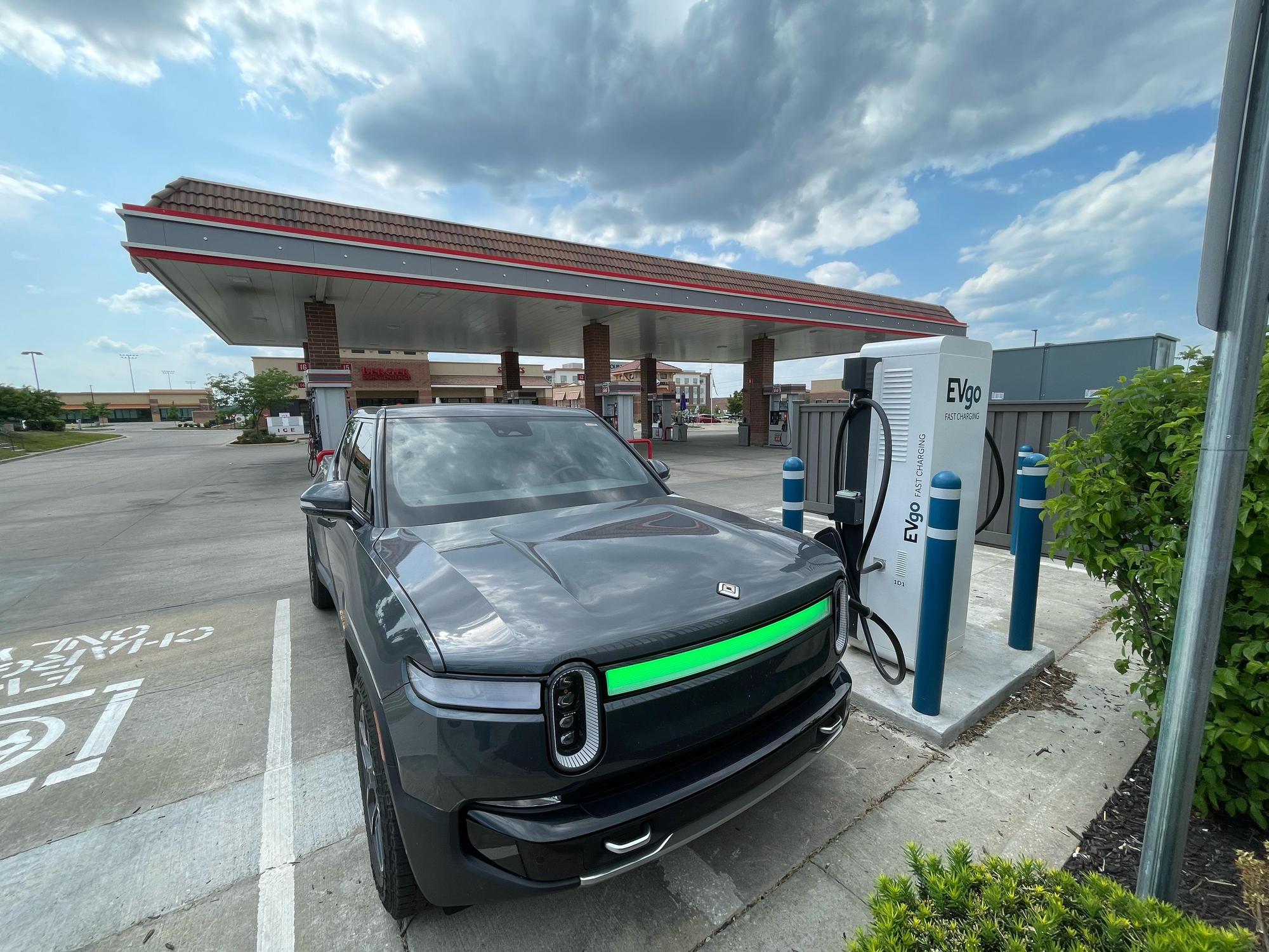 Berger Convenience & Spirits | Olathe, KS | EV Station