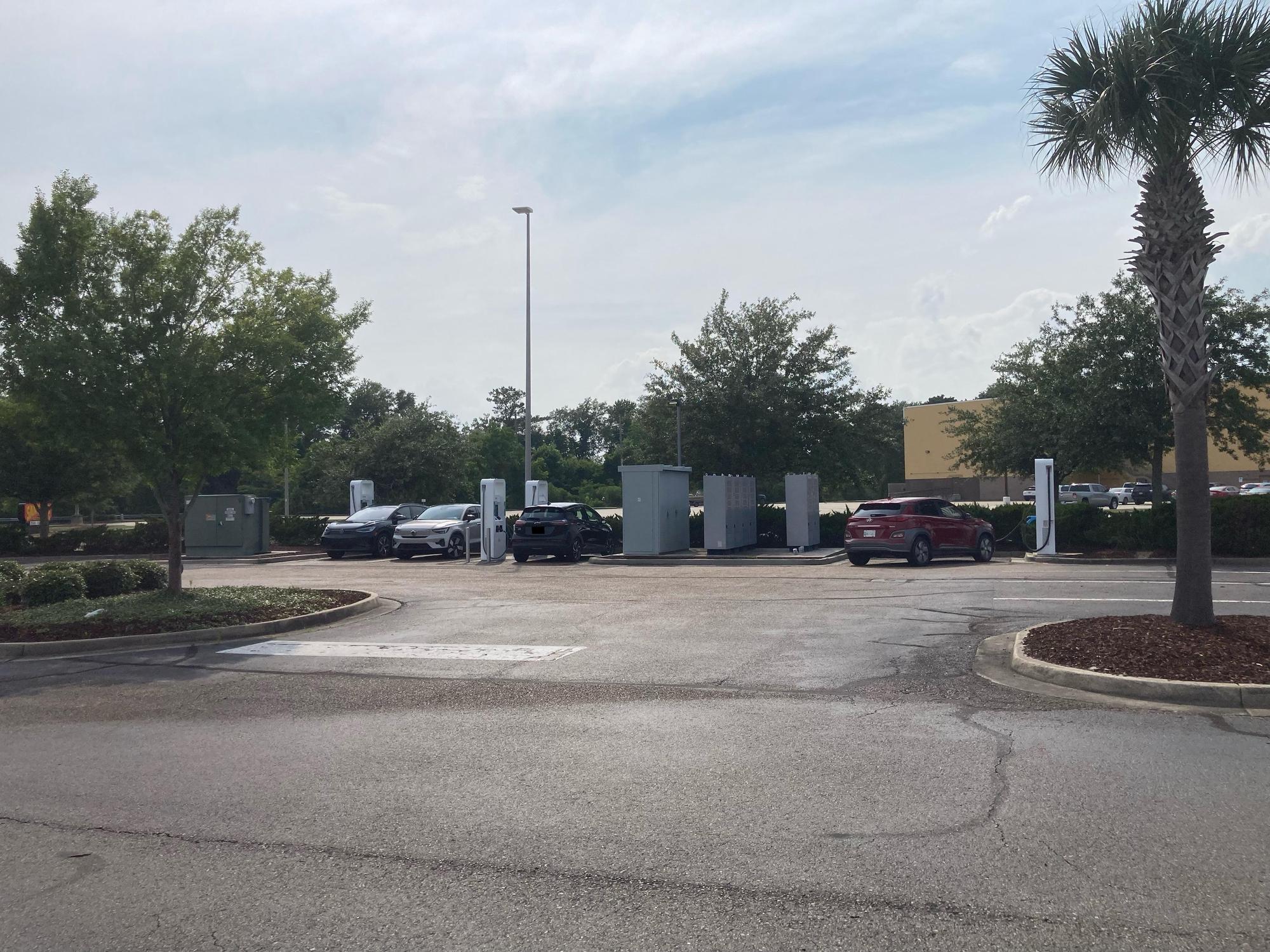 Hammond Square - Target | Hammond, LA | EV Station