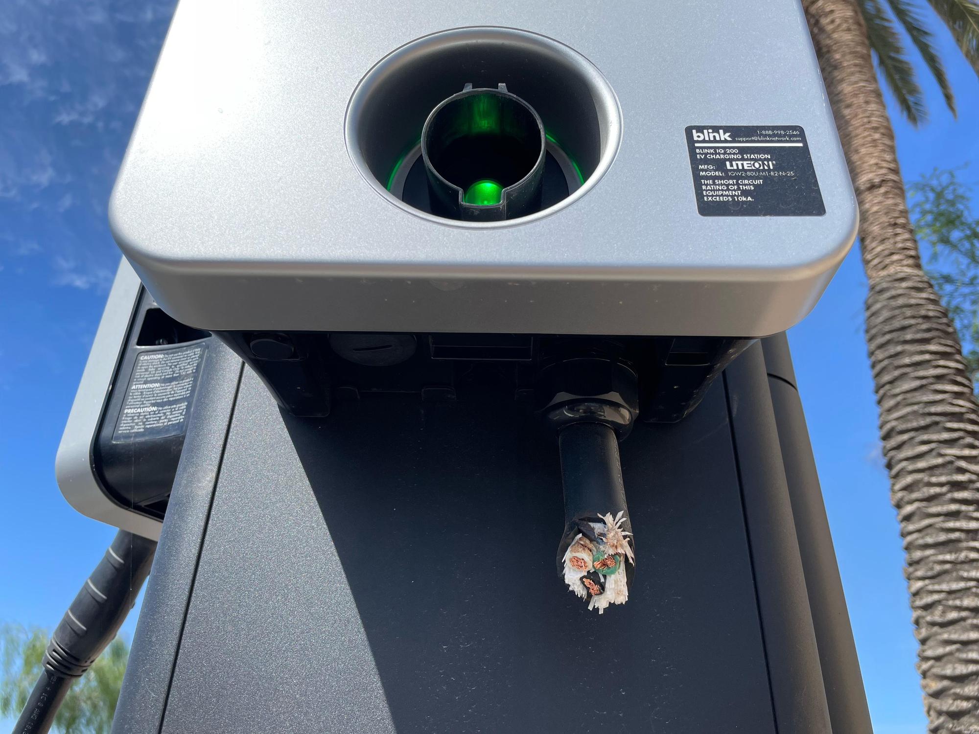 Acacia Library | Phoenix, AZ | EV Station