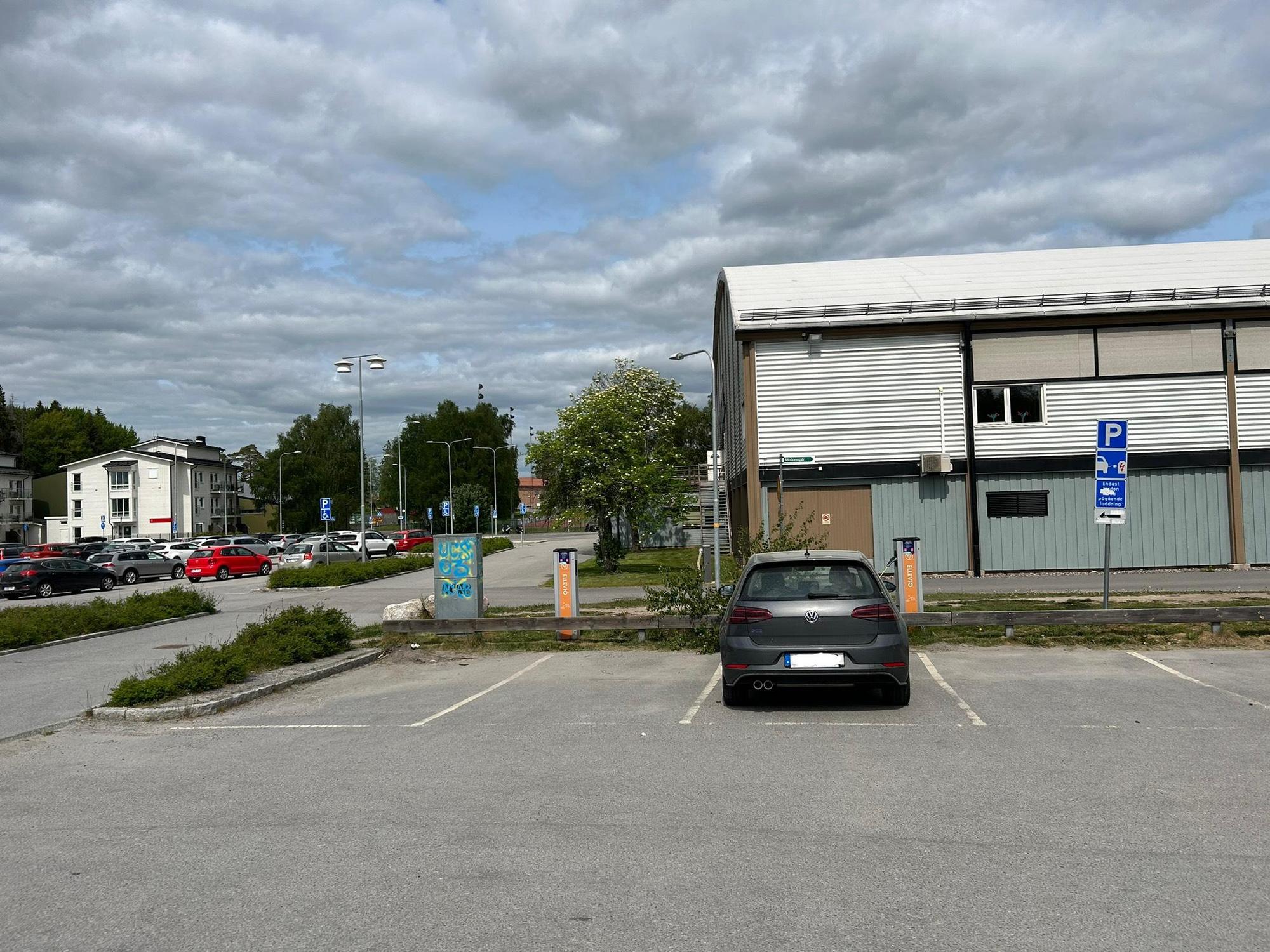 Vallentuna IP | Parkvägen 2, 186 48 Vallentuna, Sverige | EV Station