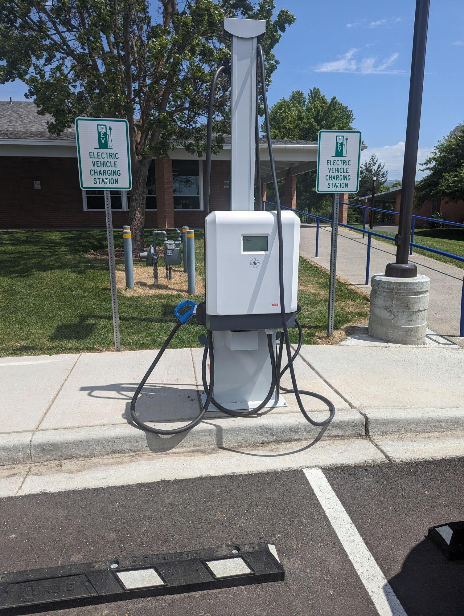 Walla Walla High School | Walla Walla, WA | EV Station
