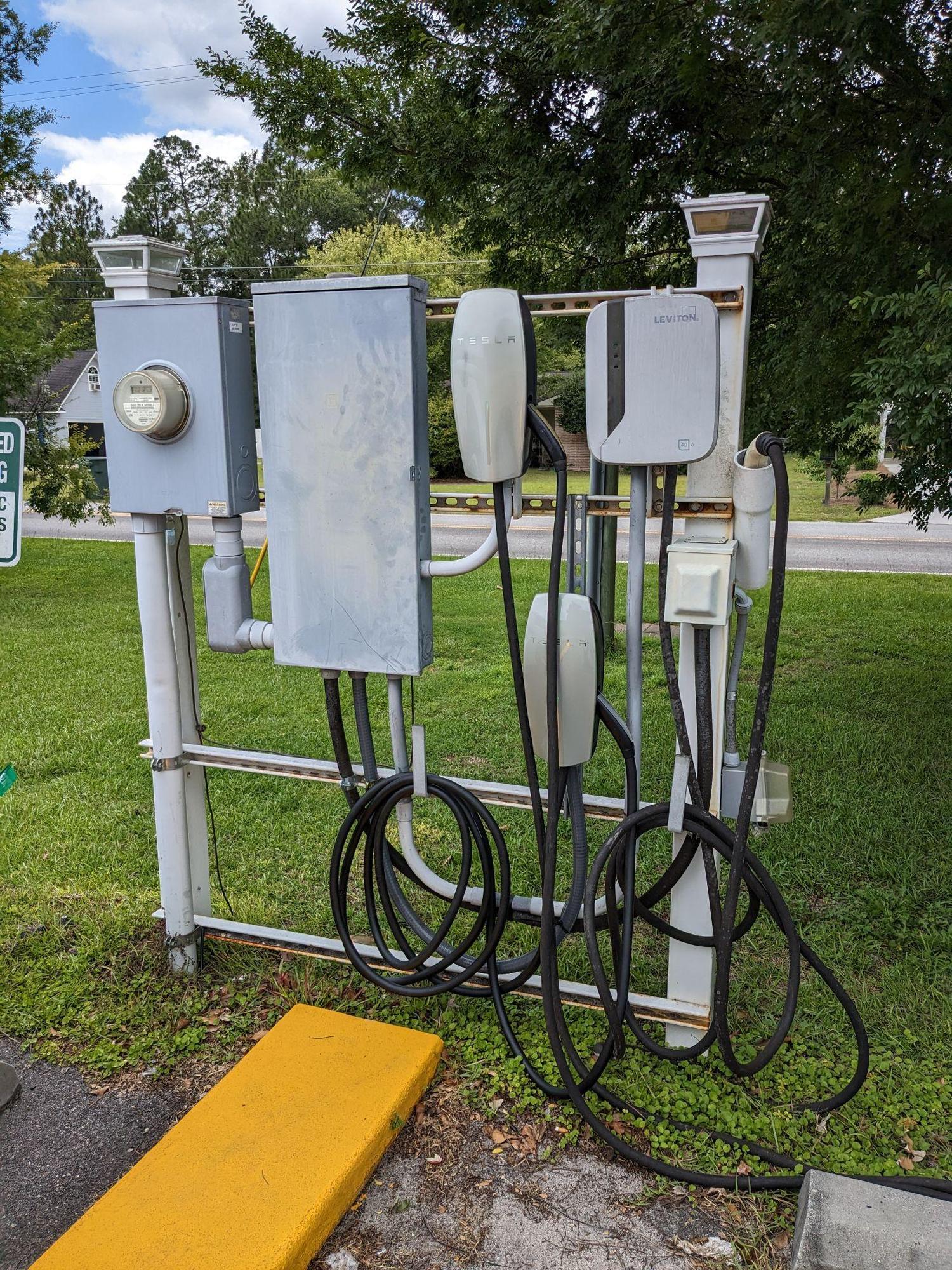 Wayne Memorial Hospital | Jesup, GA | EV Station
