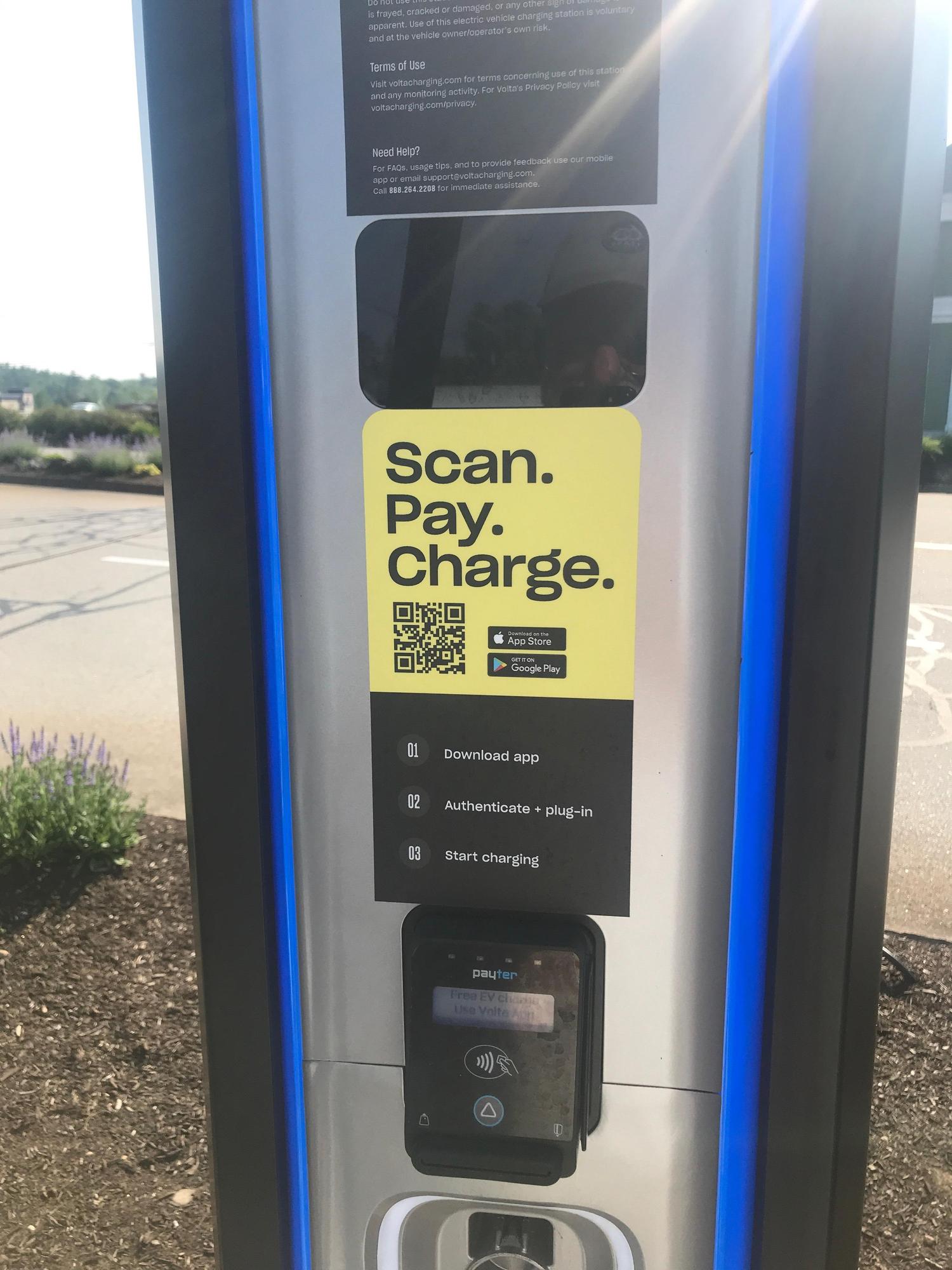 Tanger Outlets Tilton - Five Guys | Tilton, NH | EV Station