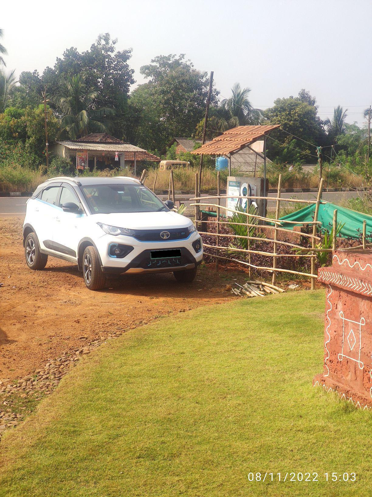 Hotel Pavhaner | Humarat, MH | EV Station