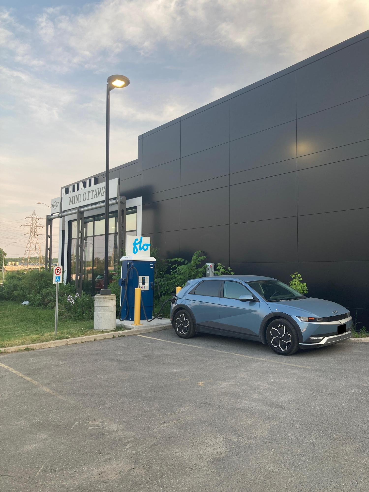 Mini Ottawa (2) | Ottawa, ON | EV Station