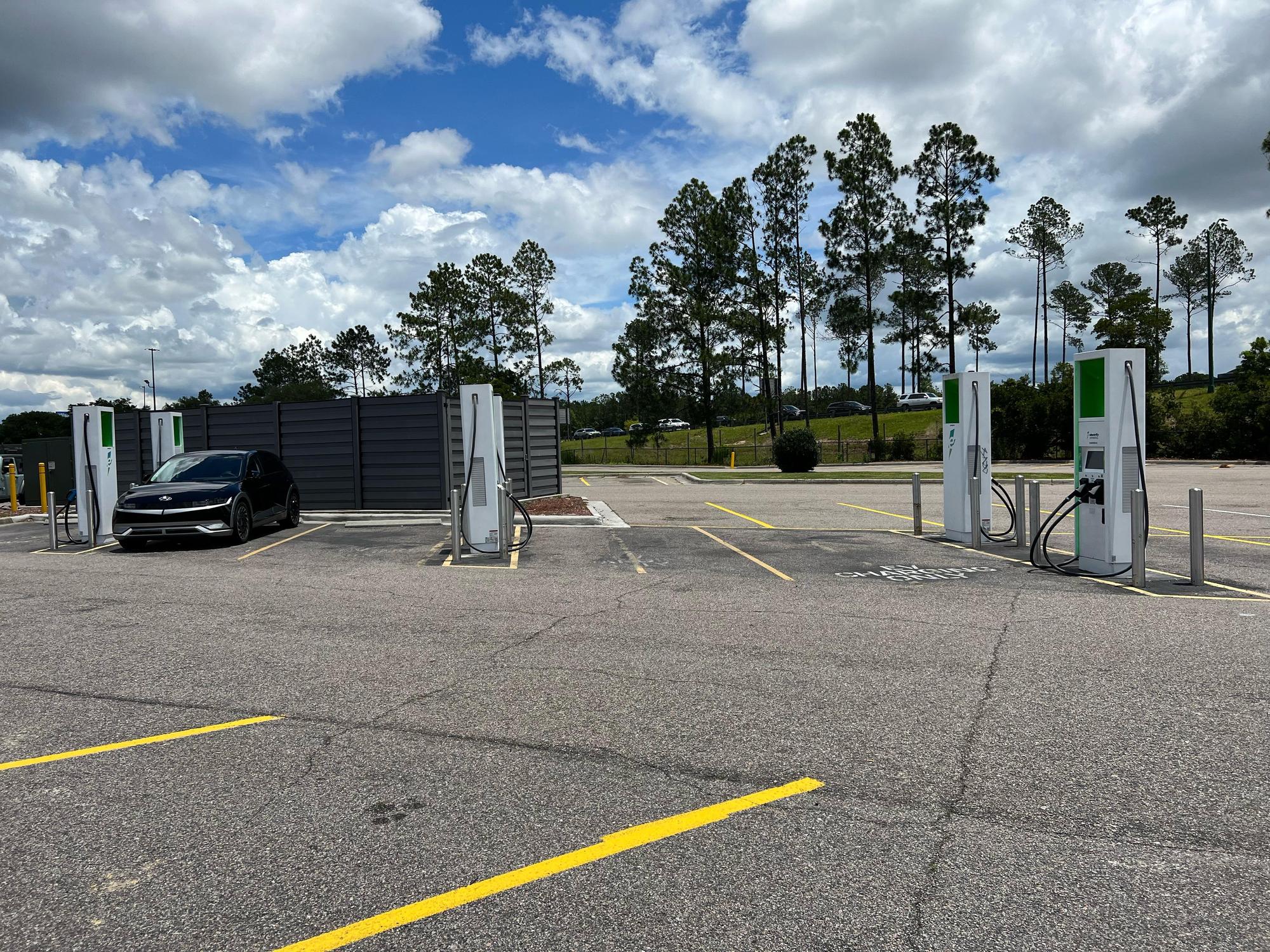 Walmart Supercenter | Pooler, GA | EV Station
