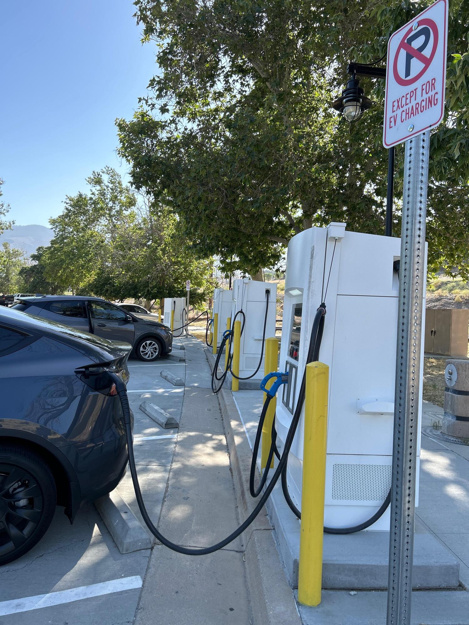 Tejon Pass Rest Area - Southbound | Lebec, CA | EV Station