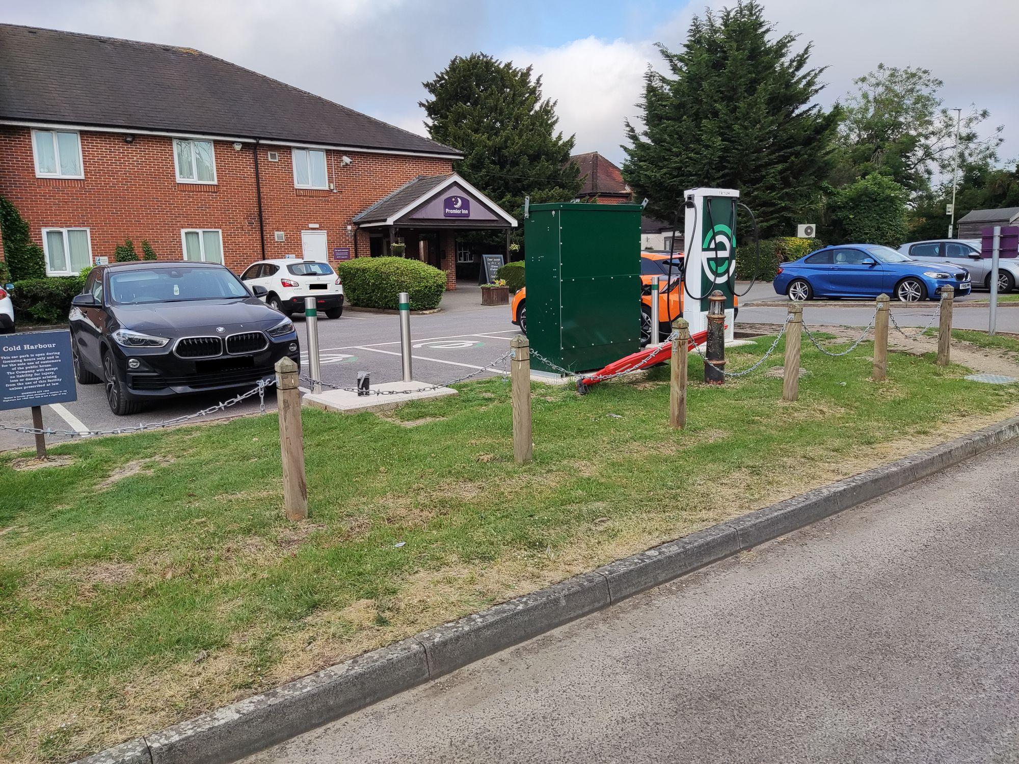 Cold Harbour & Premier Inn Blunsdon | Broad Blunsdon, England | EV Station