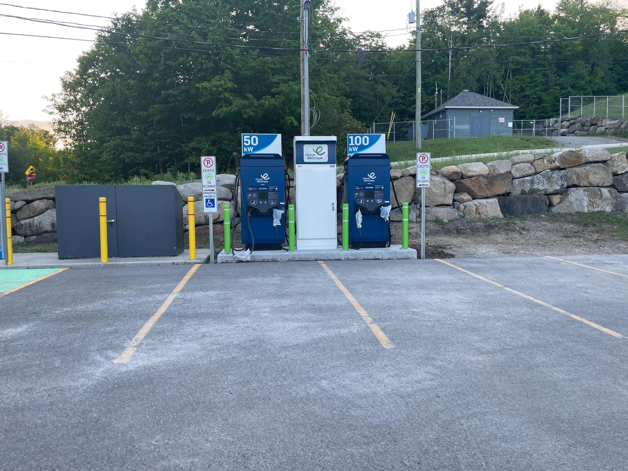 Centre de Plein Air Roger-Cabana (1) | Saint-Hippolyte, QC | EV Station