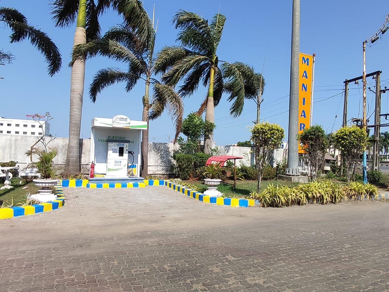 Maniar Petroleum | Palsana, GJ | EV Station