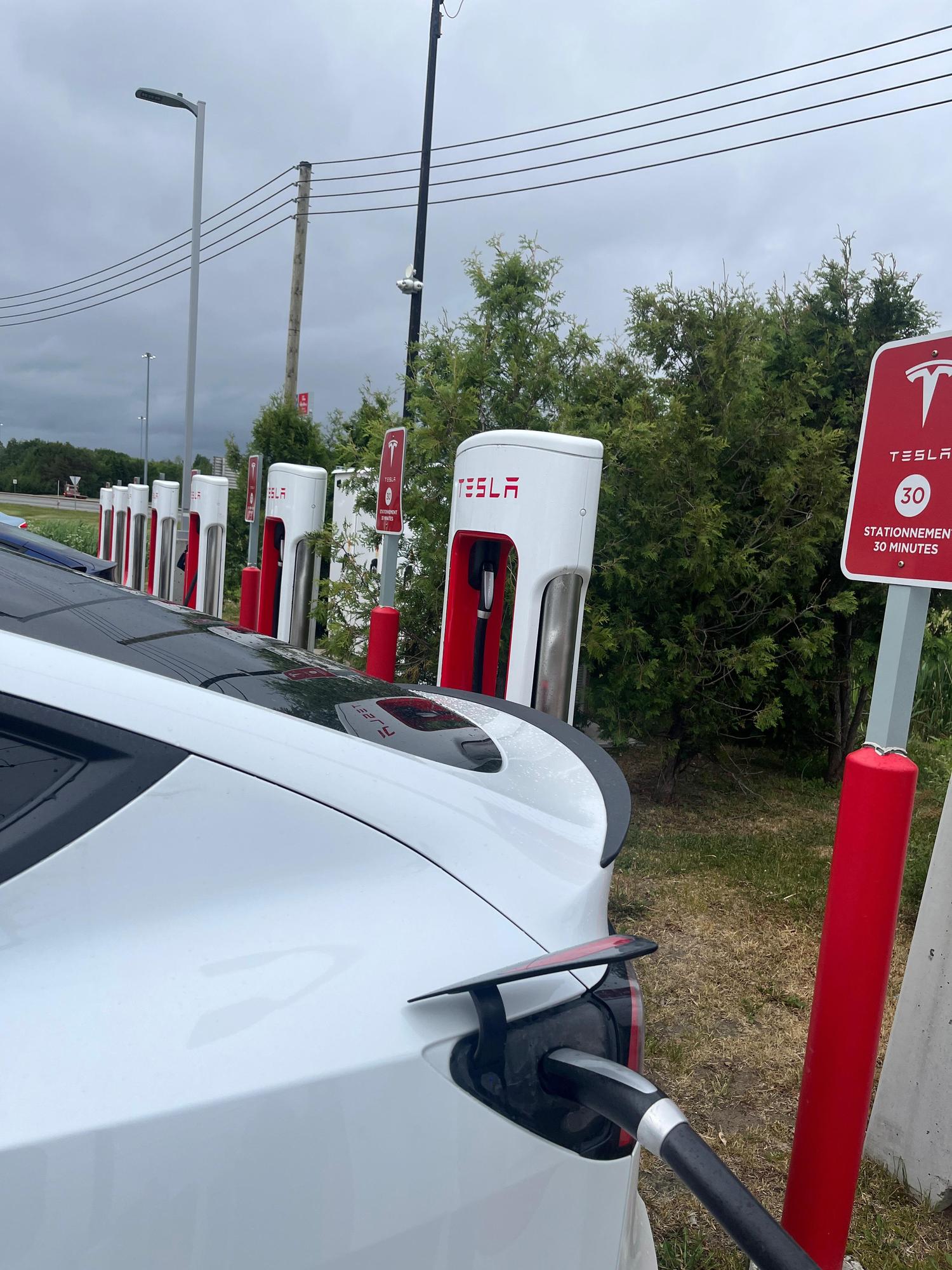Bornes Tesla | Yamachiche, QC | EV Station