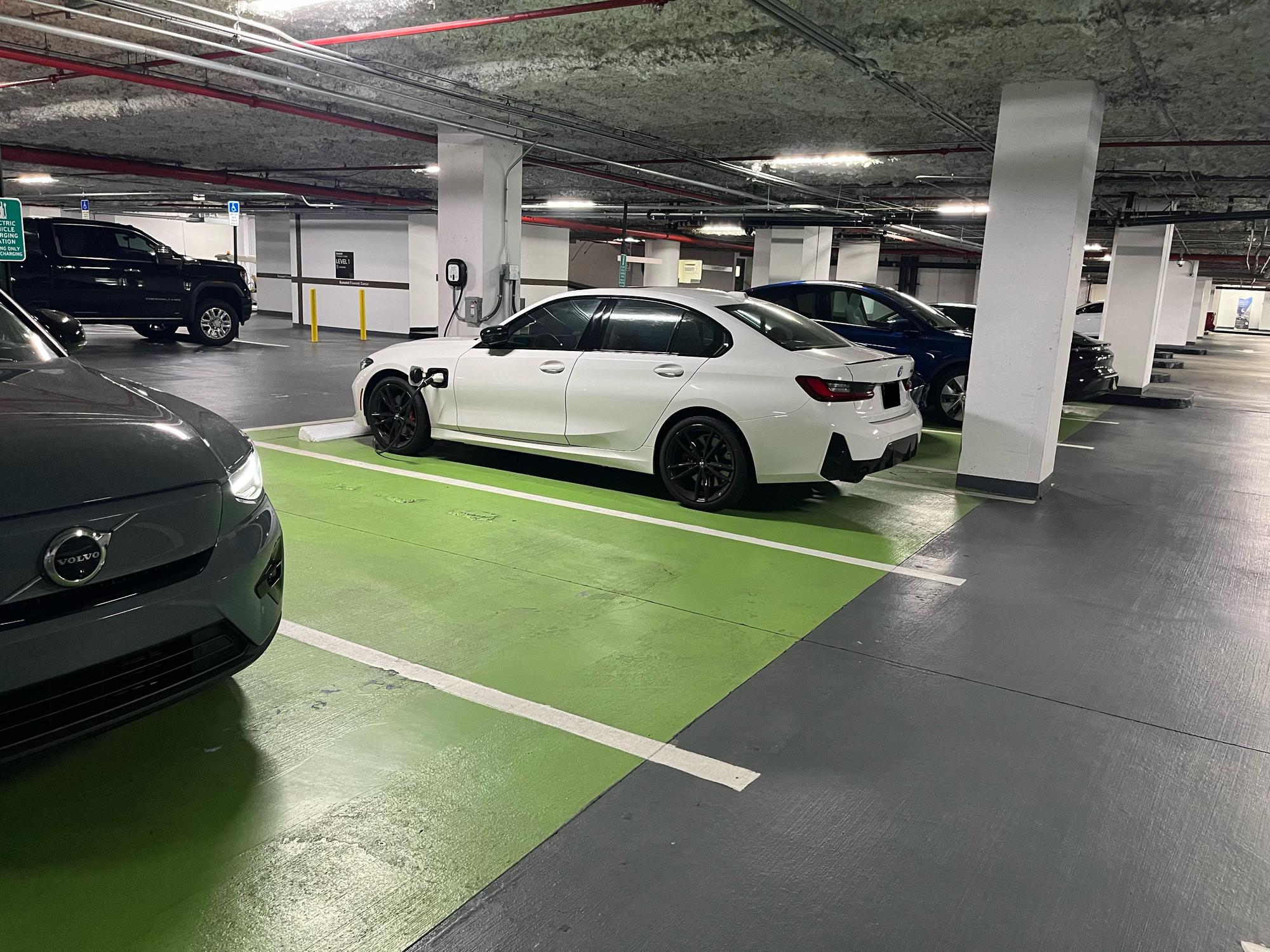 Sabadell Financial Center | Miami, FL | EV Station