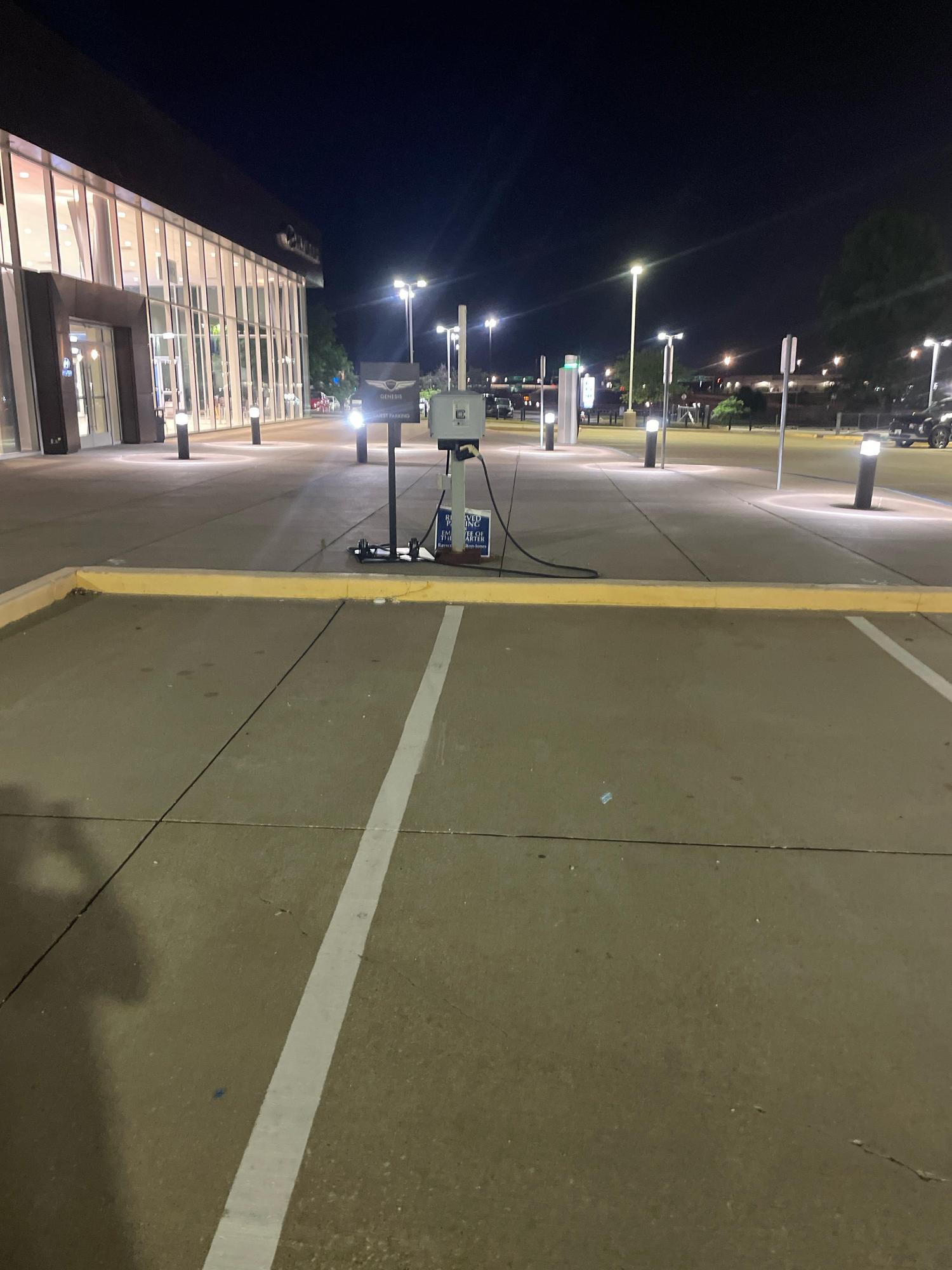 Napleton Hyundai | Hazelwood, MO | EV Station