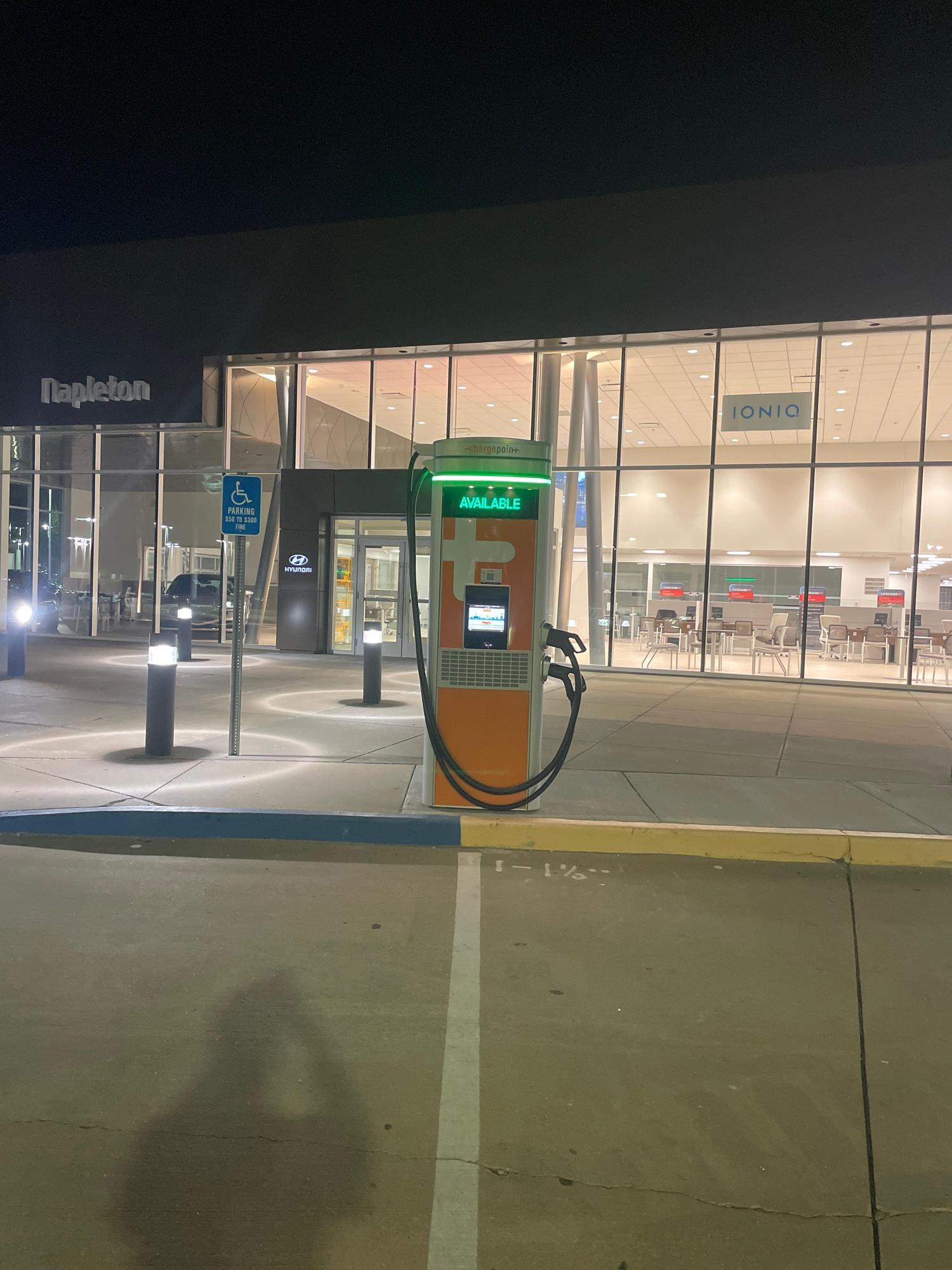 Napleton Hyundai | Hazelwood, MO | EV Station