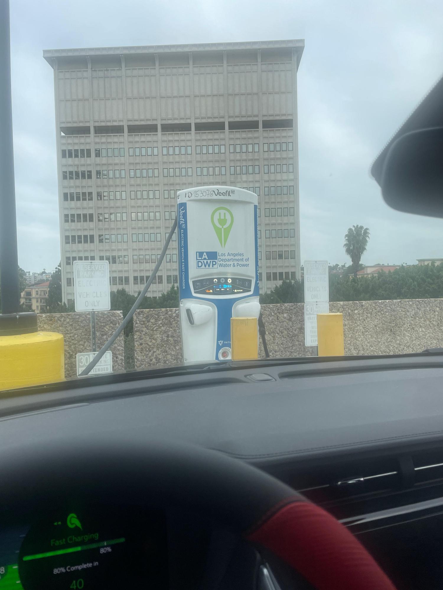 LADWP John Ferraro Building | Los Angeles, CA | EV Station