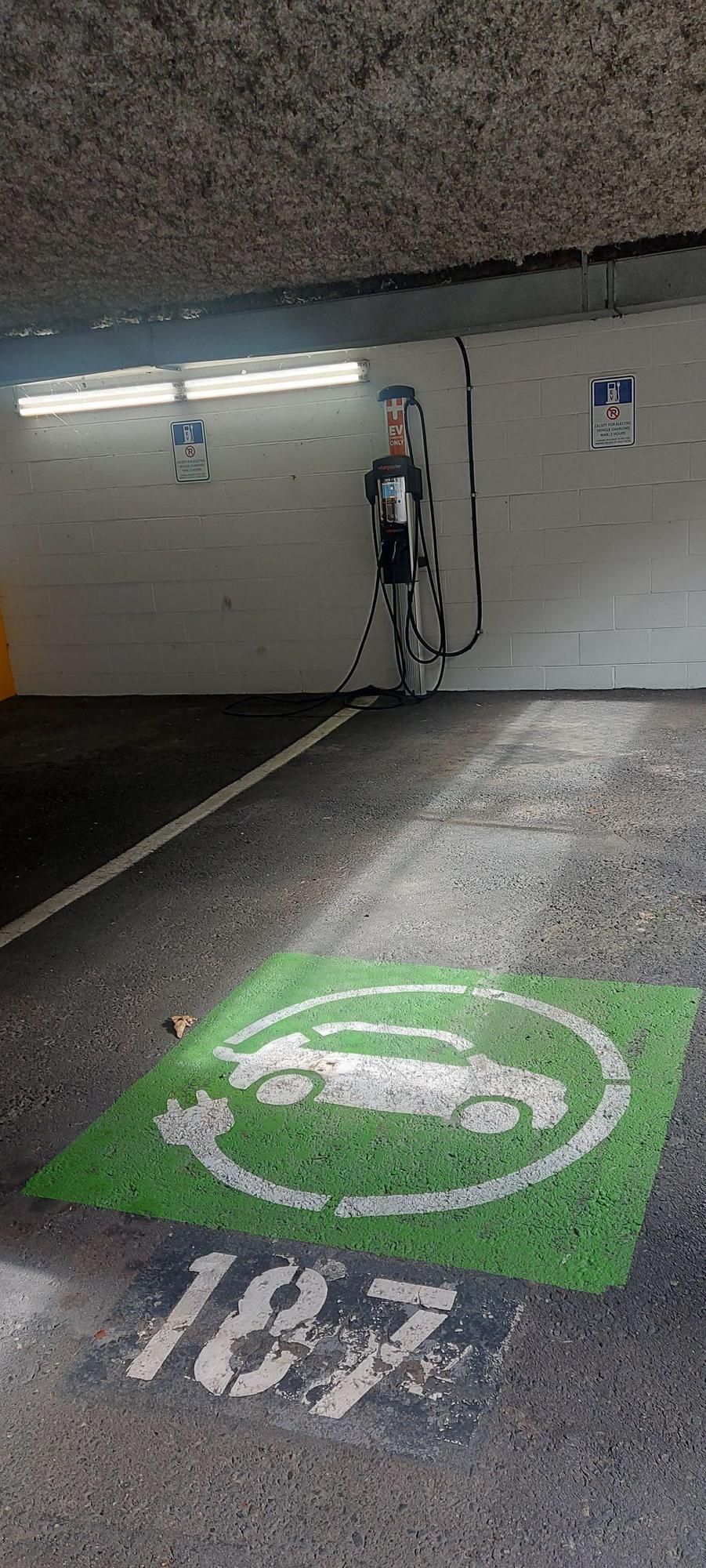 CWBP/Gateway -4595 | Burnaby, BC | EV Station